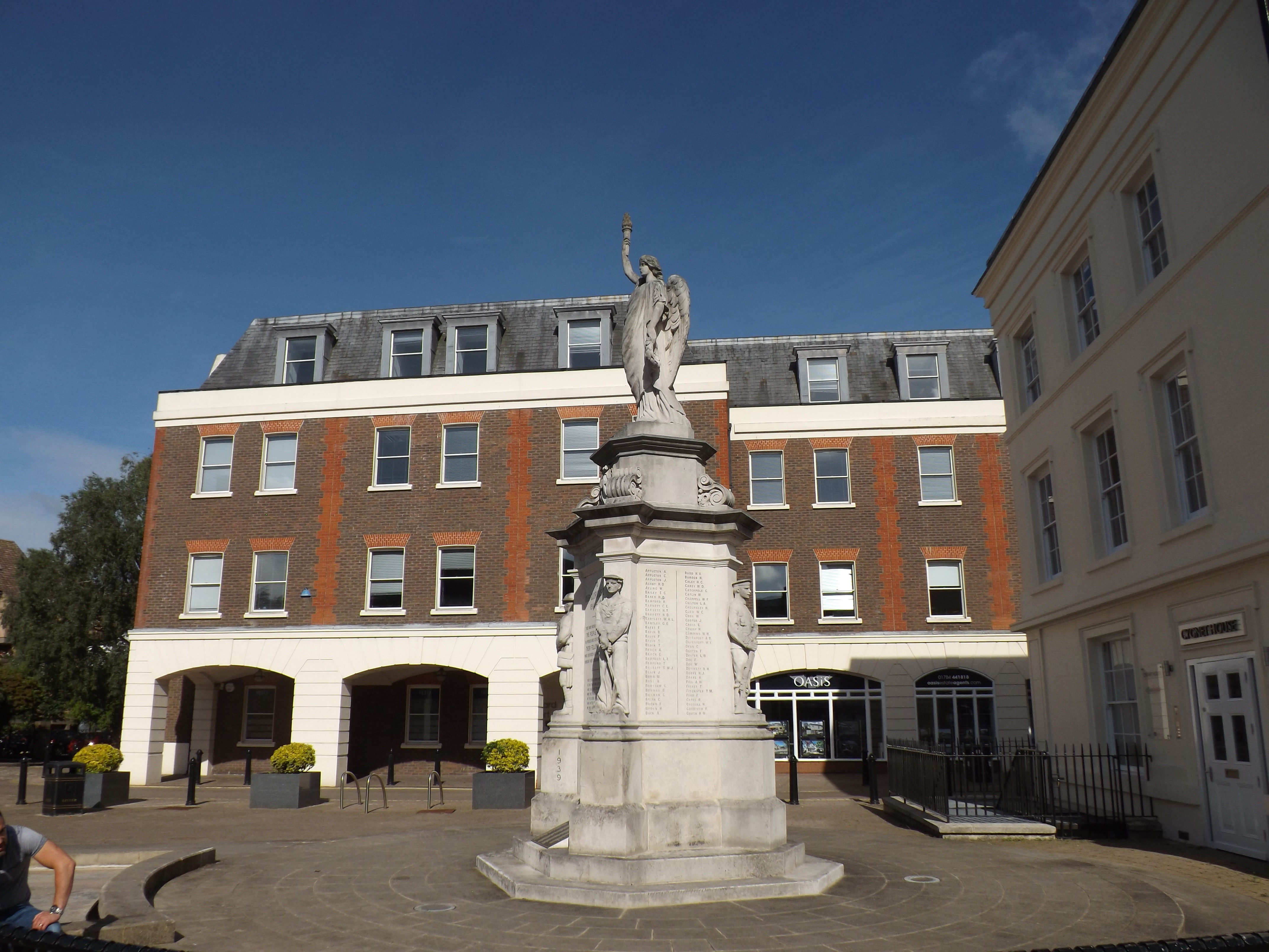 Staines - War Memorials Online