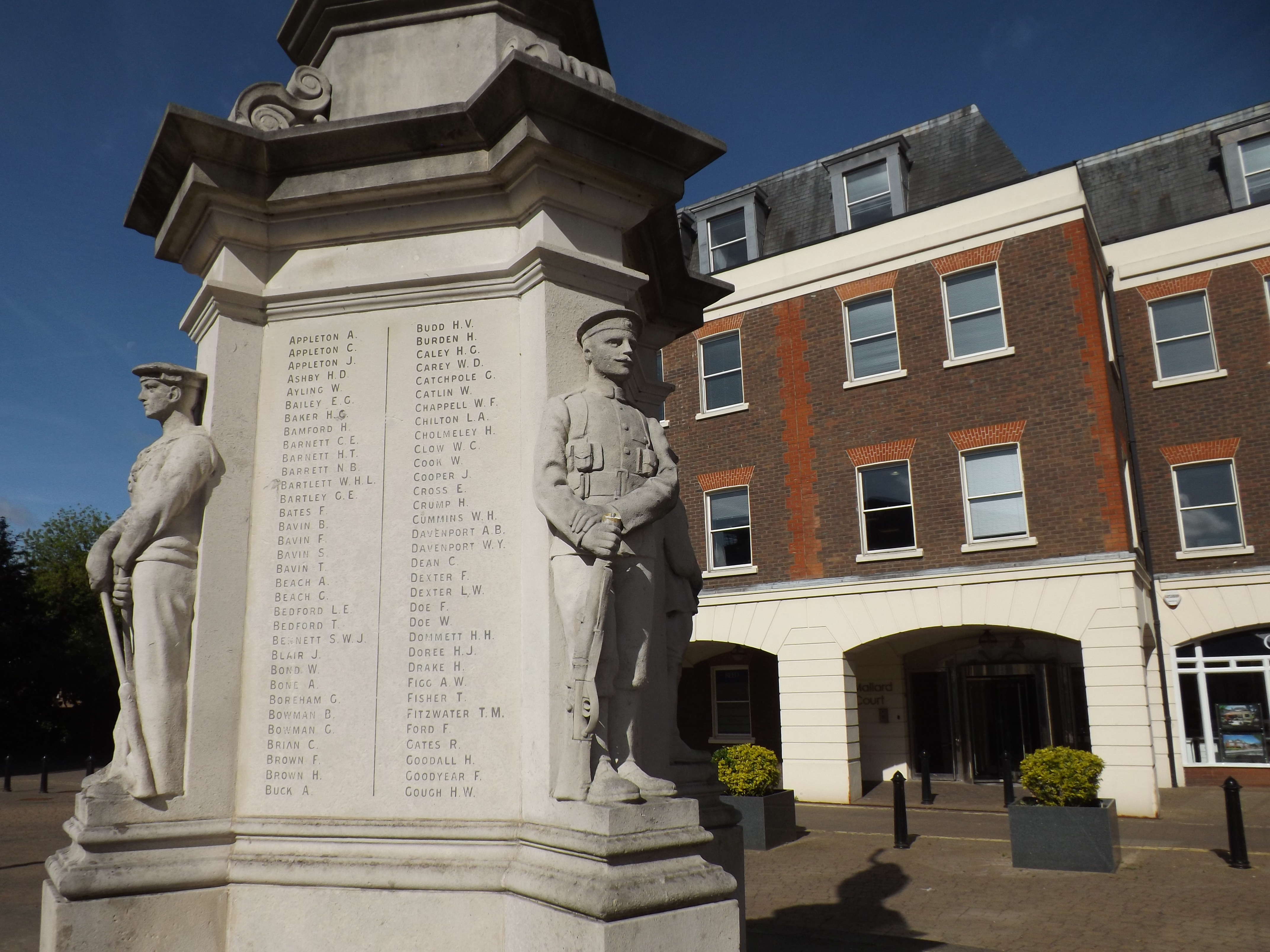 Staines - War Memorials Online