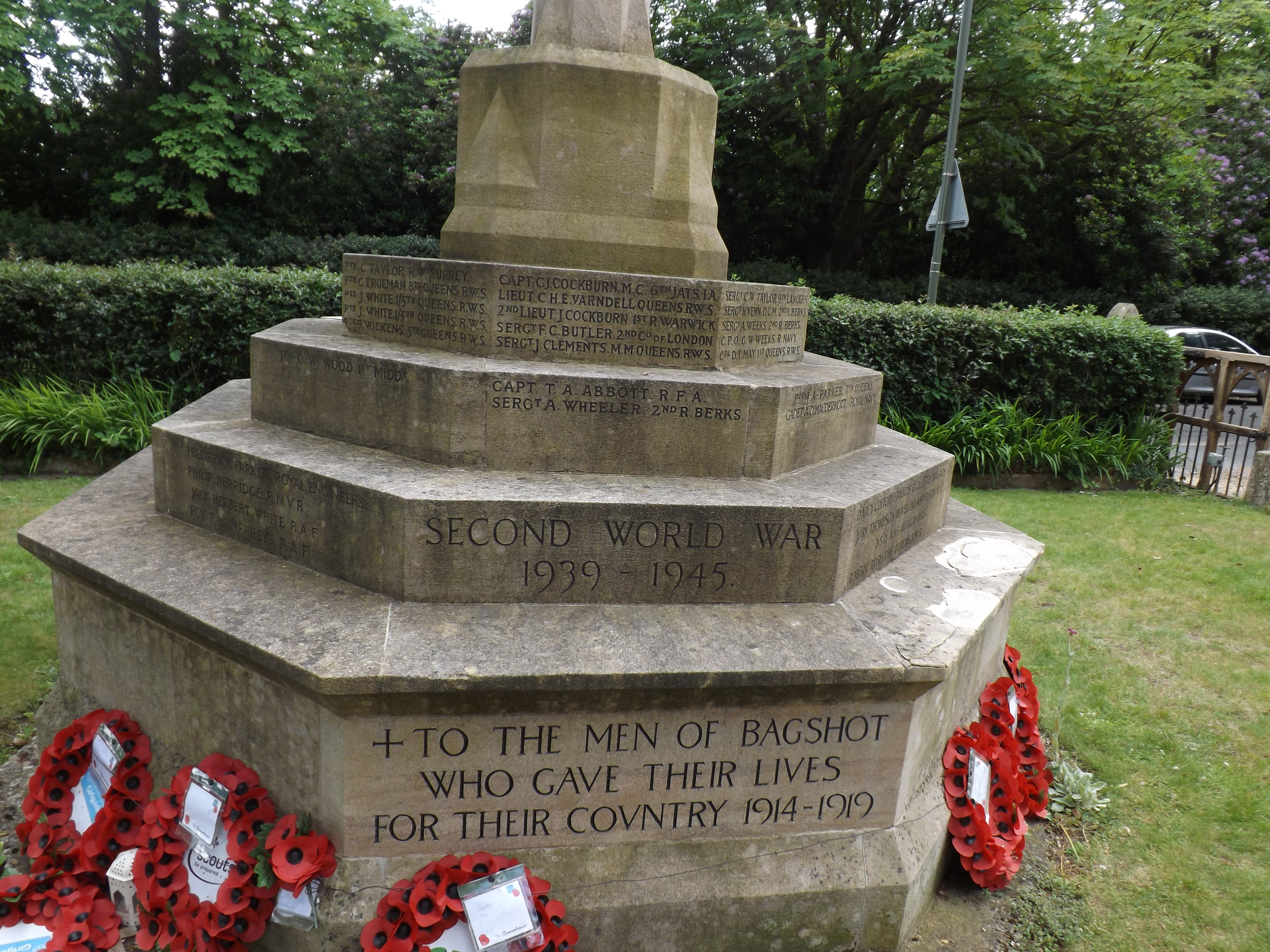 Men of Bagshot - War Memorials Online
