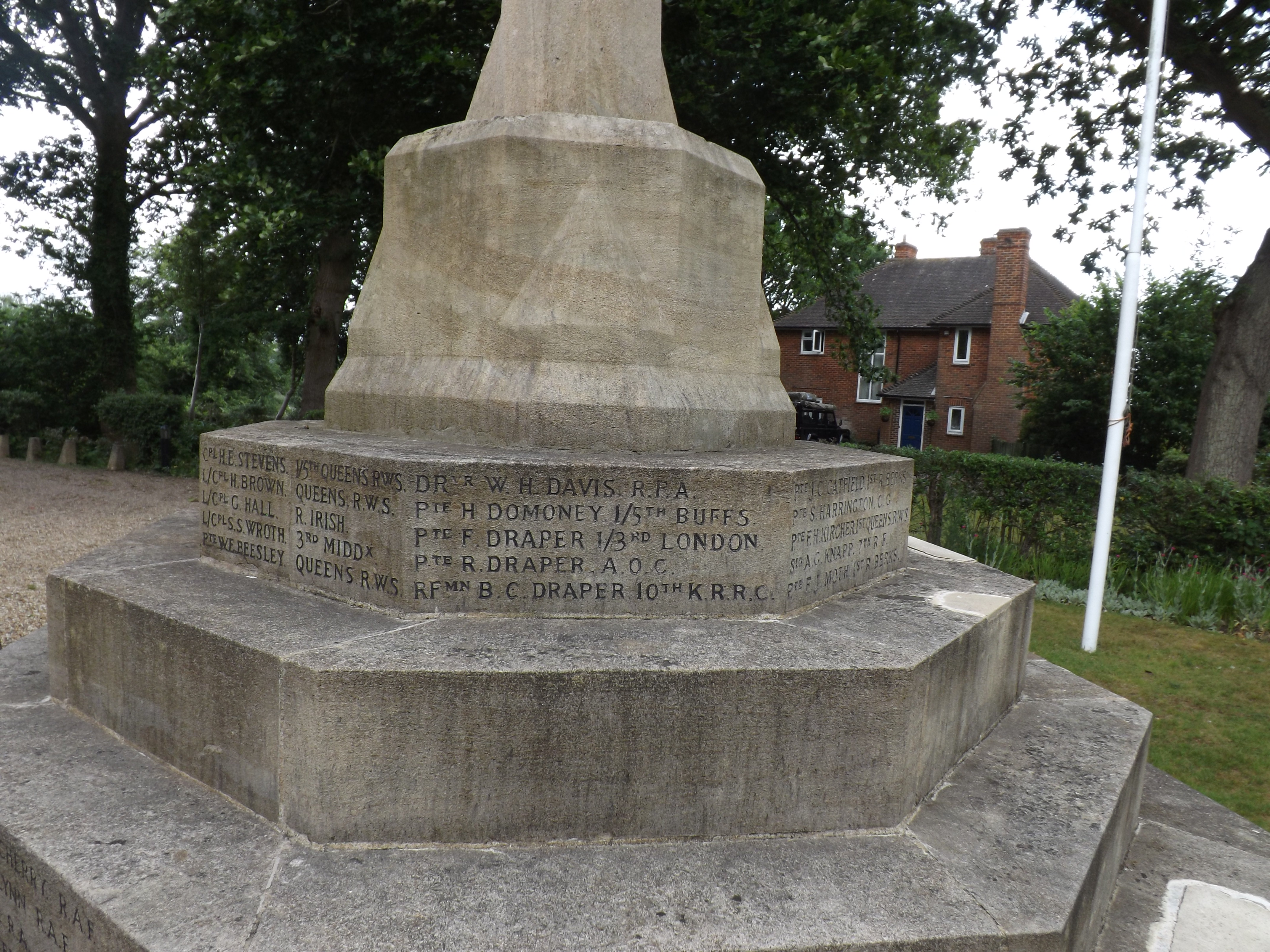 Men of Bagshot - War Memorials Online