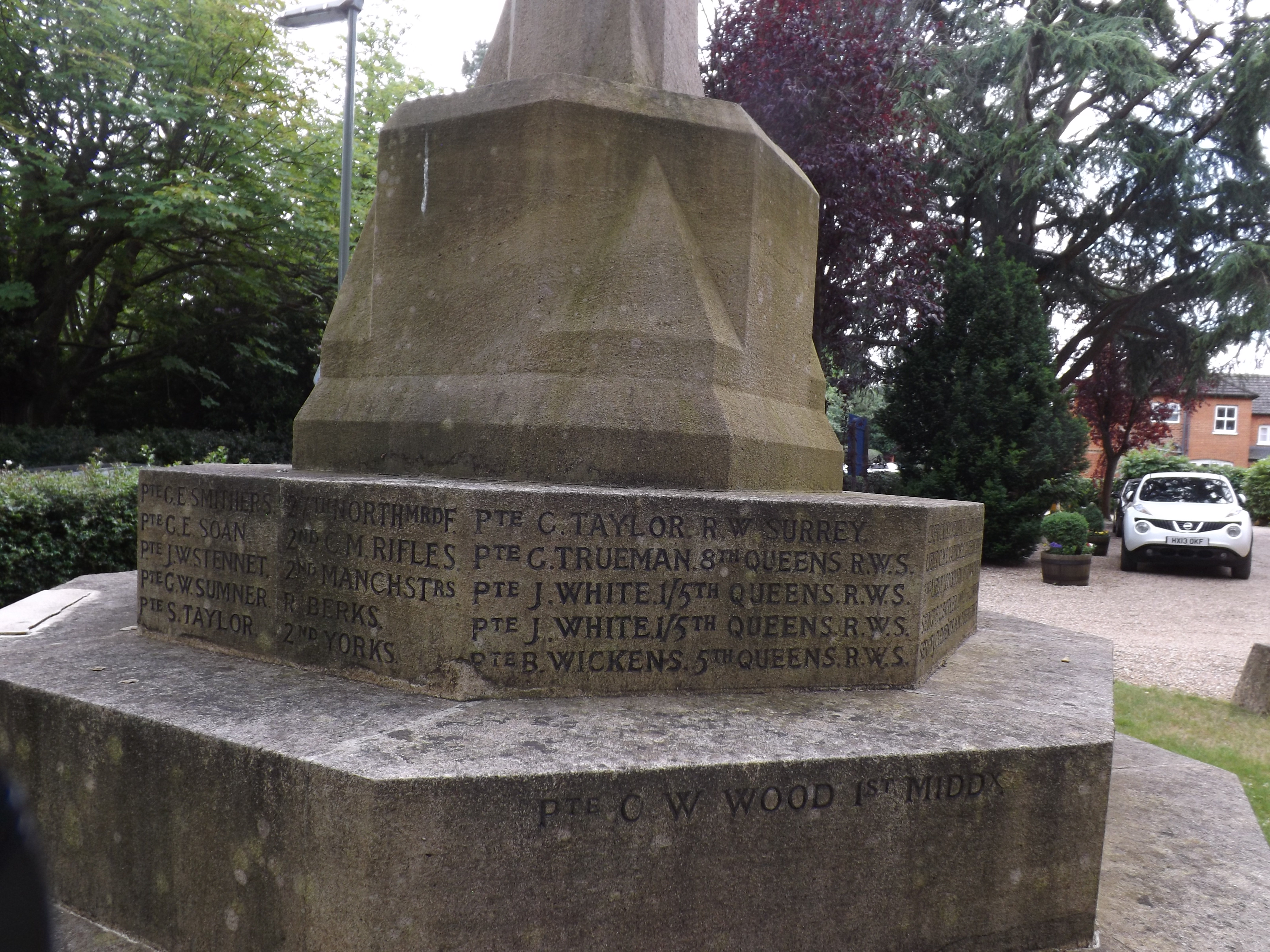 Men of Bagshot - War Memorials Online