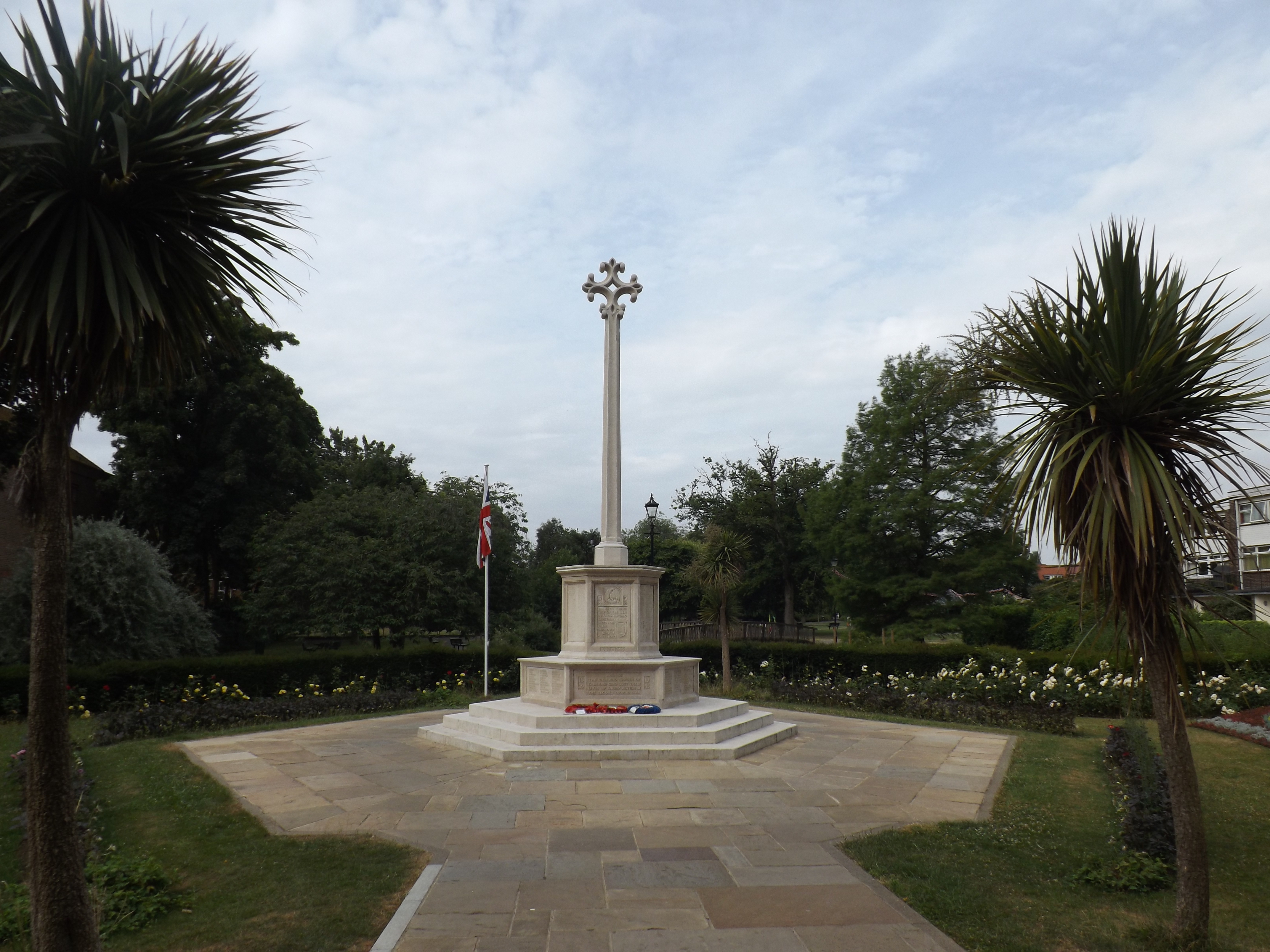 FARNHAM - War Memorials Online