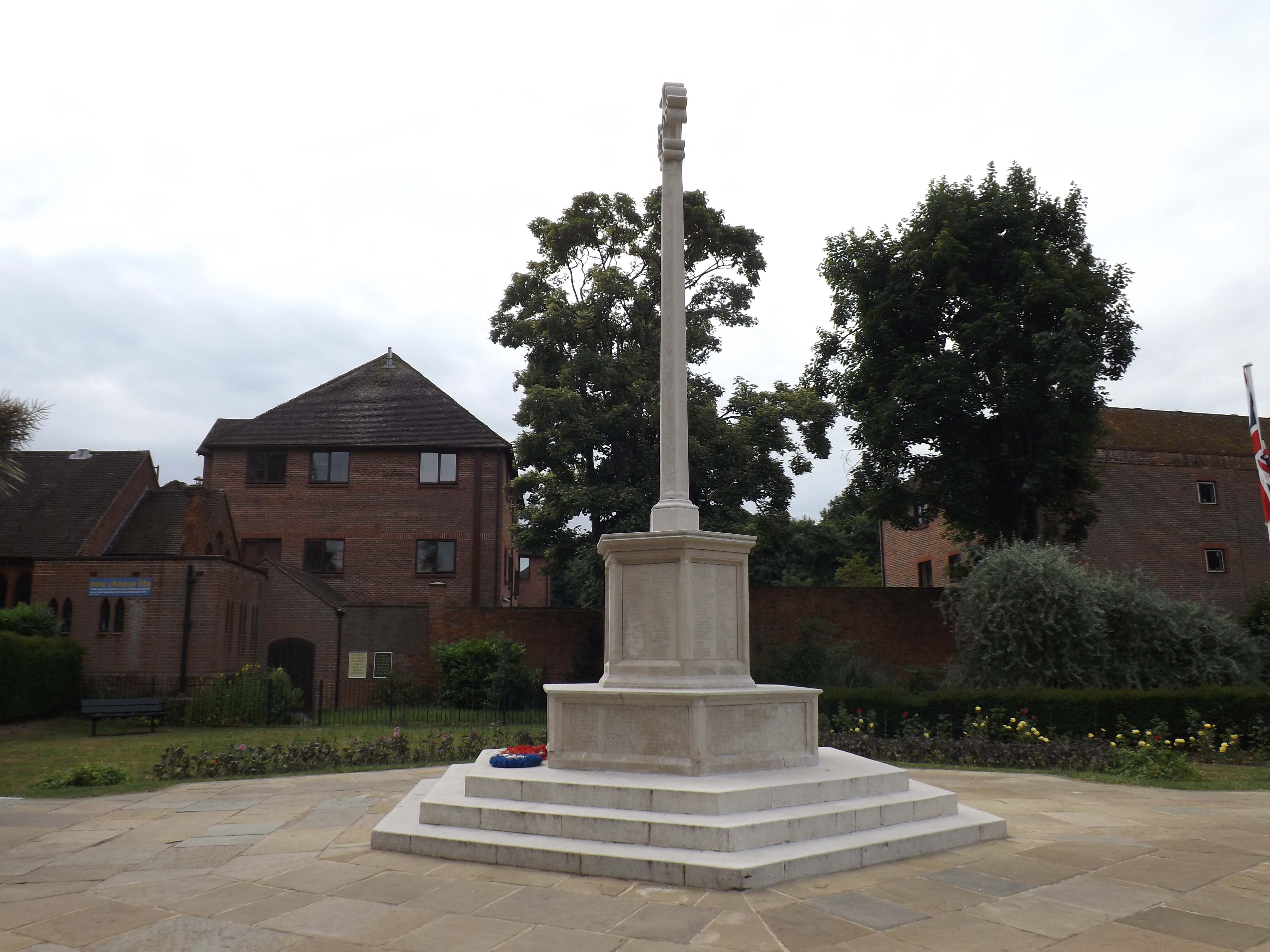 FARNHAM - War Memorials Online