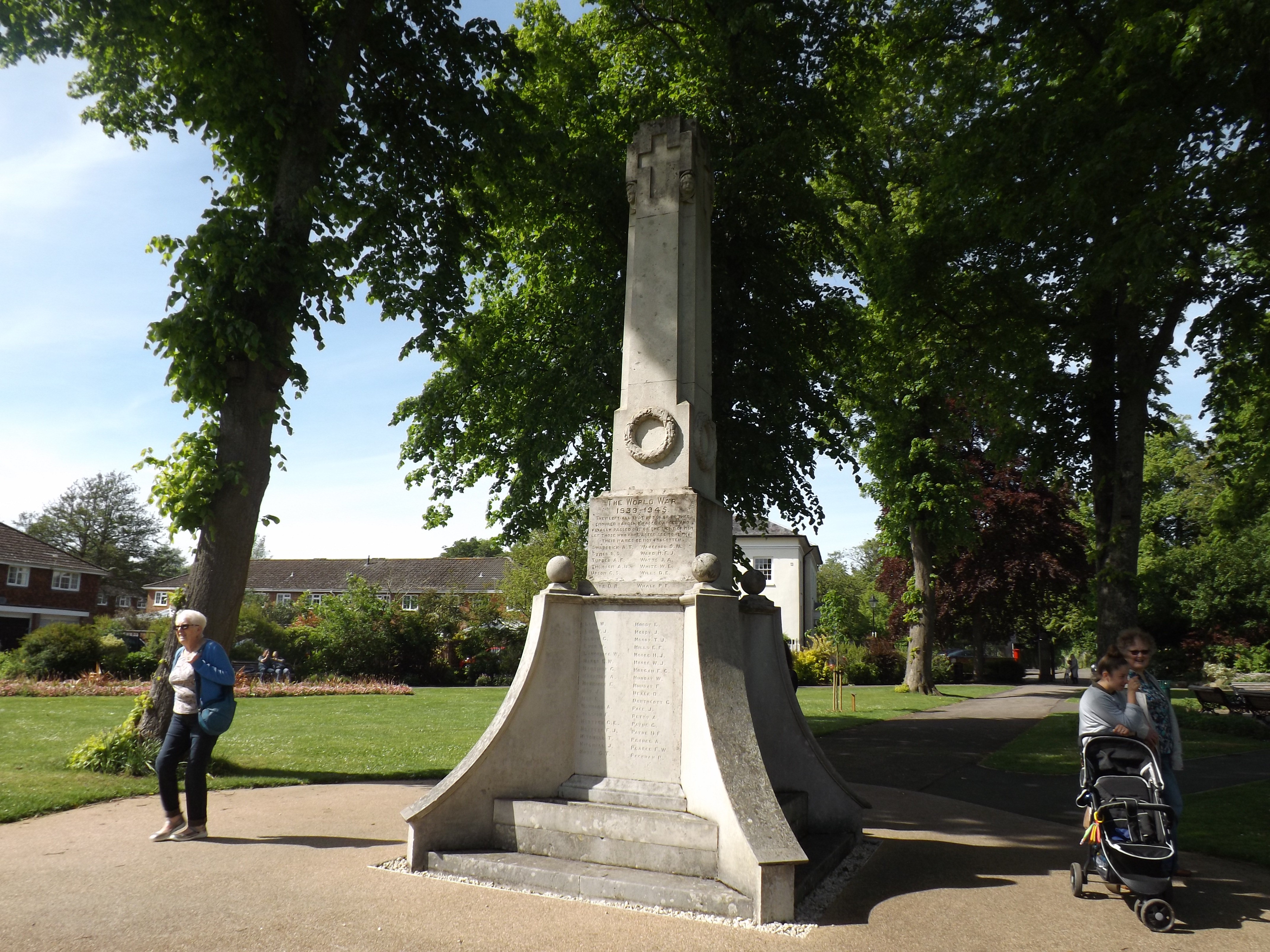 Romsey War Memorial Park with obelisk and gates - War Memorials Online