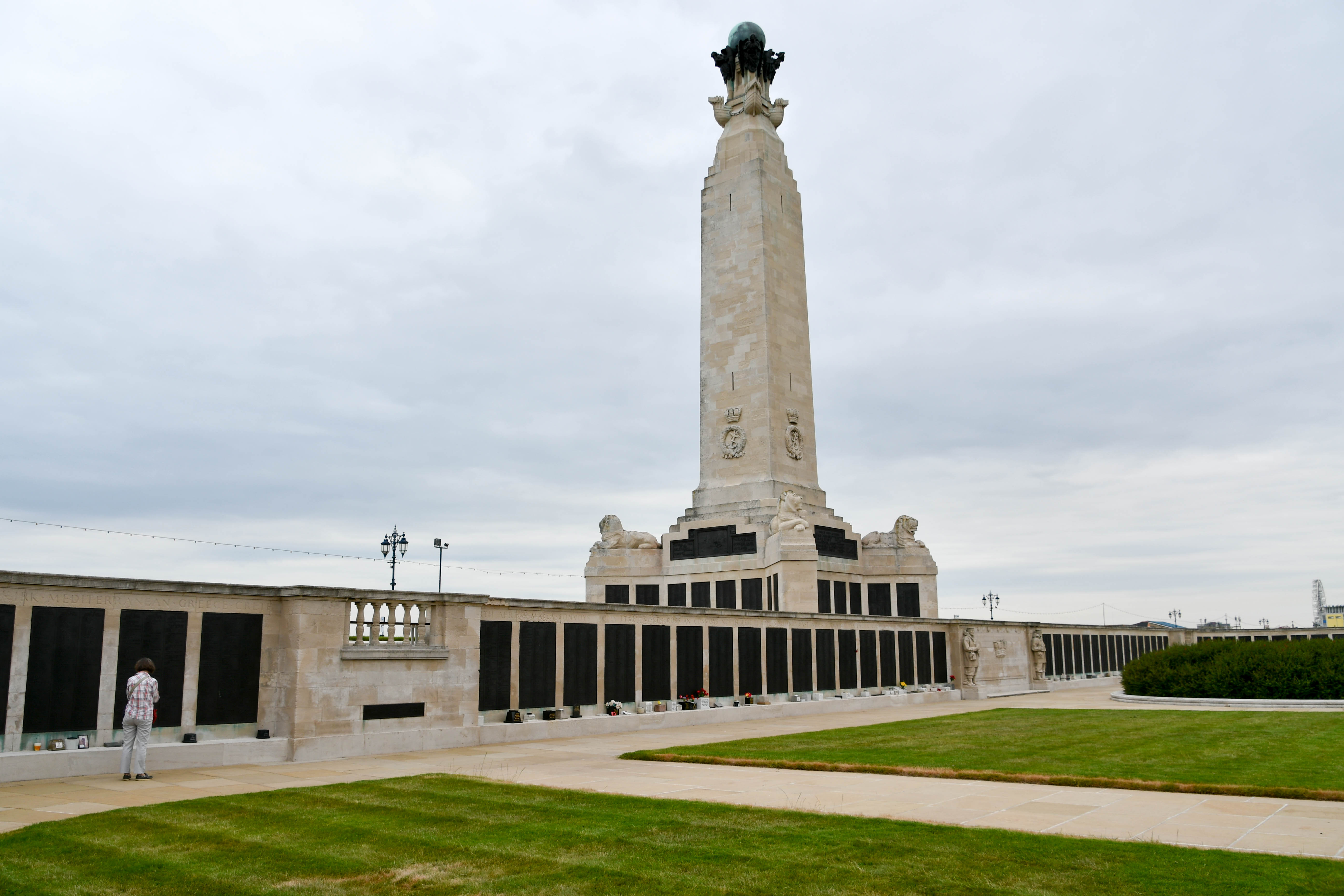 Royal Navy / Portsmouth Naval Memorial - War Memorials Online