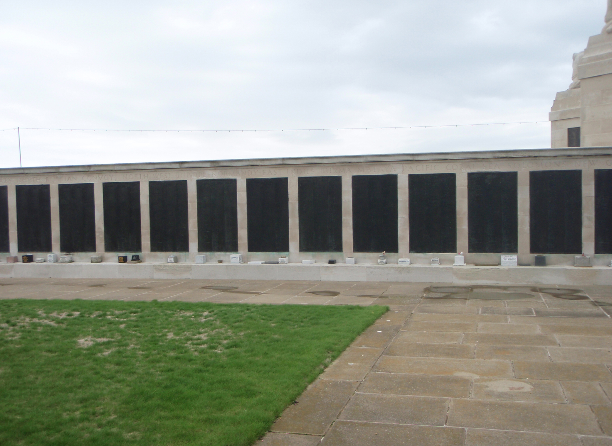 Royal Navy / Portsmouth Naval Memorial - War Memorials Online