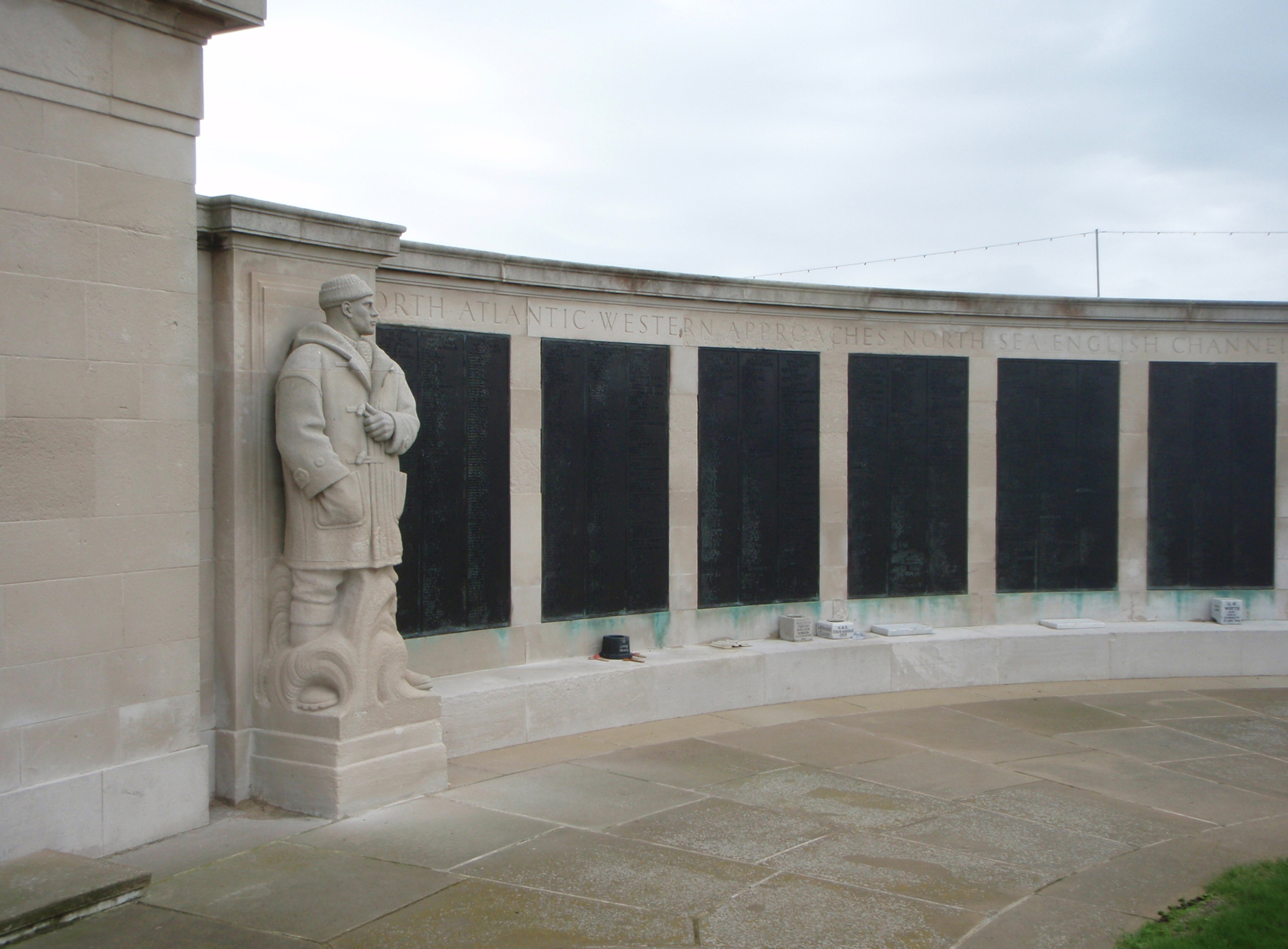Royal Navy / Portsmouth Naval Memorial - War Memorials Online