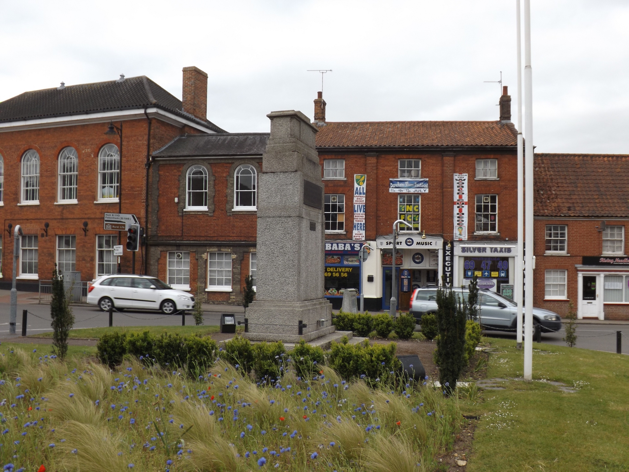 DEREHAM - War Memorials Online