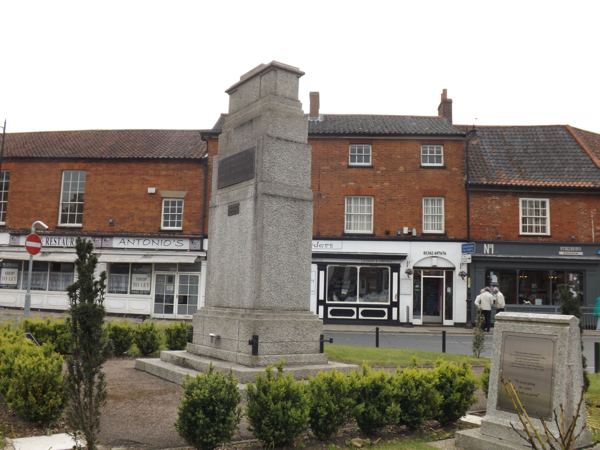 DEREHAM - War Memorials Online