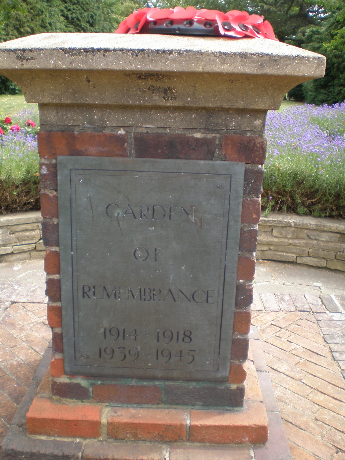 CHINGFORD GARDENS OF REMEMBRANCE - War Memorials Online
