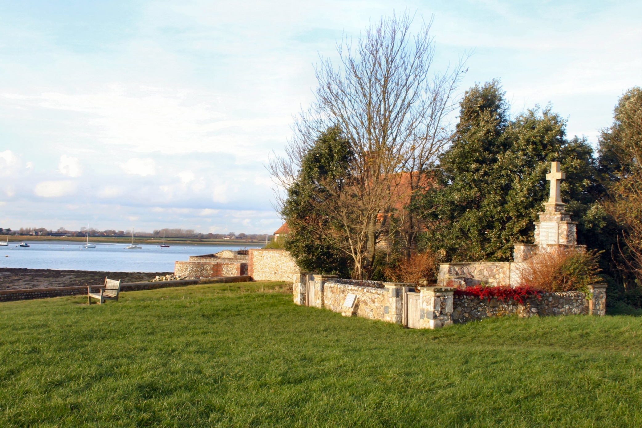BOSHAM - War Memorials Online