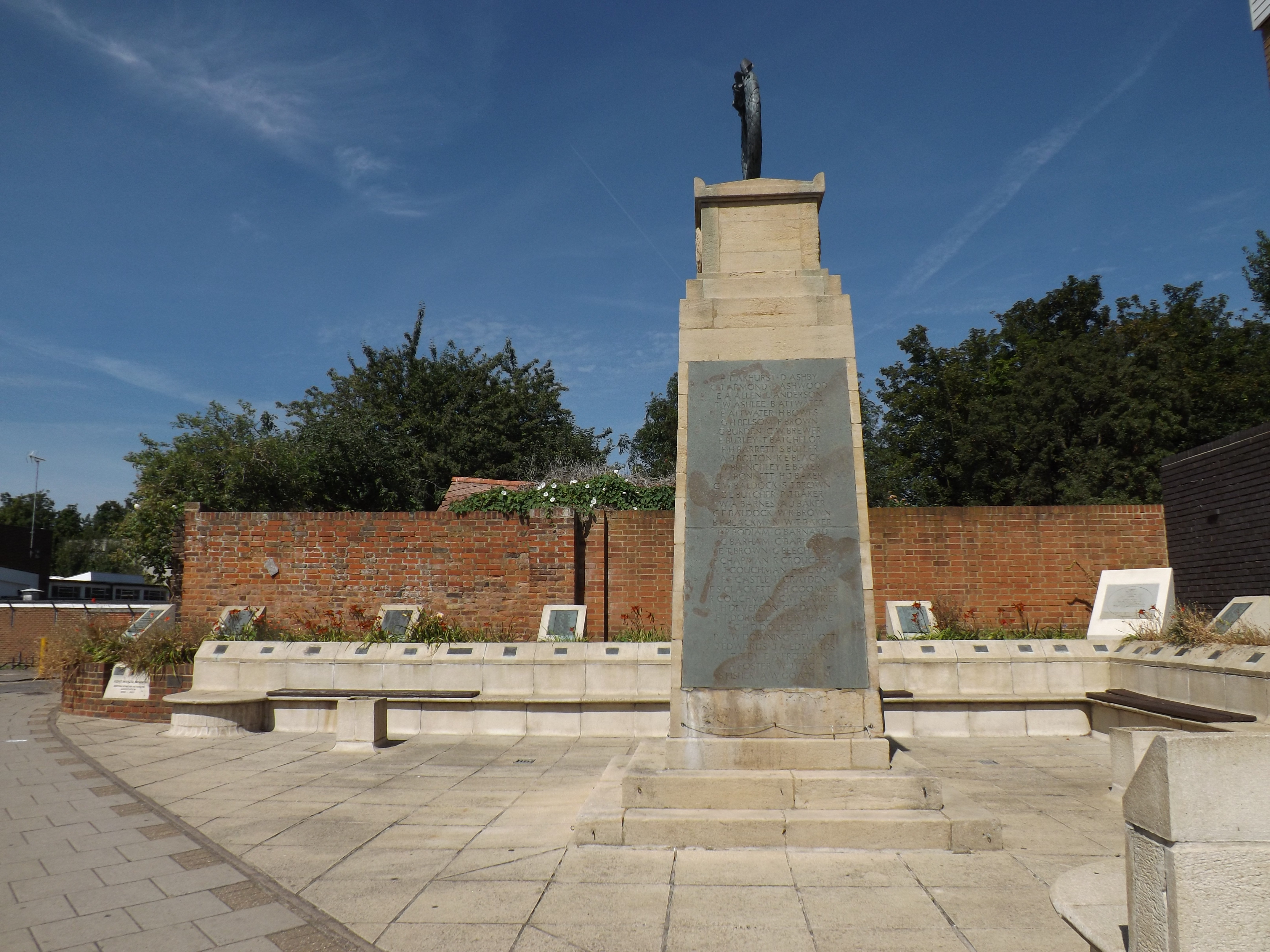 Sittingbourne WW1 & WW2 - War Memorials Online