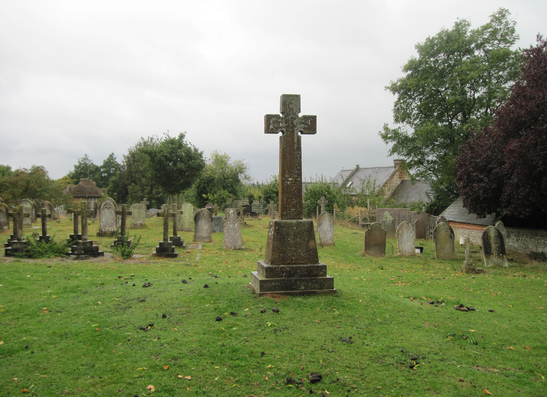 Moreton Pinkney : WW1 Cross.