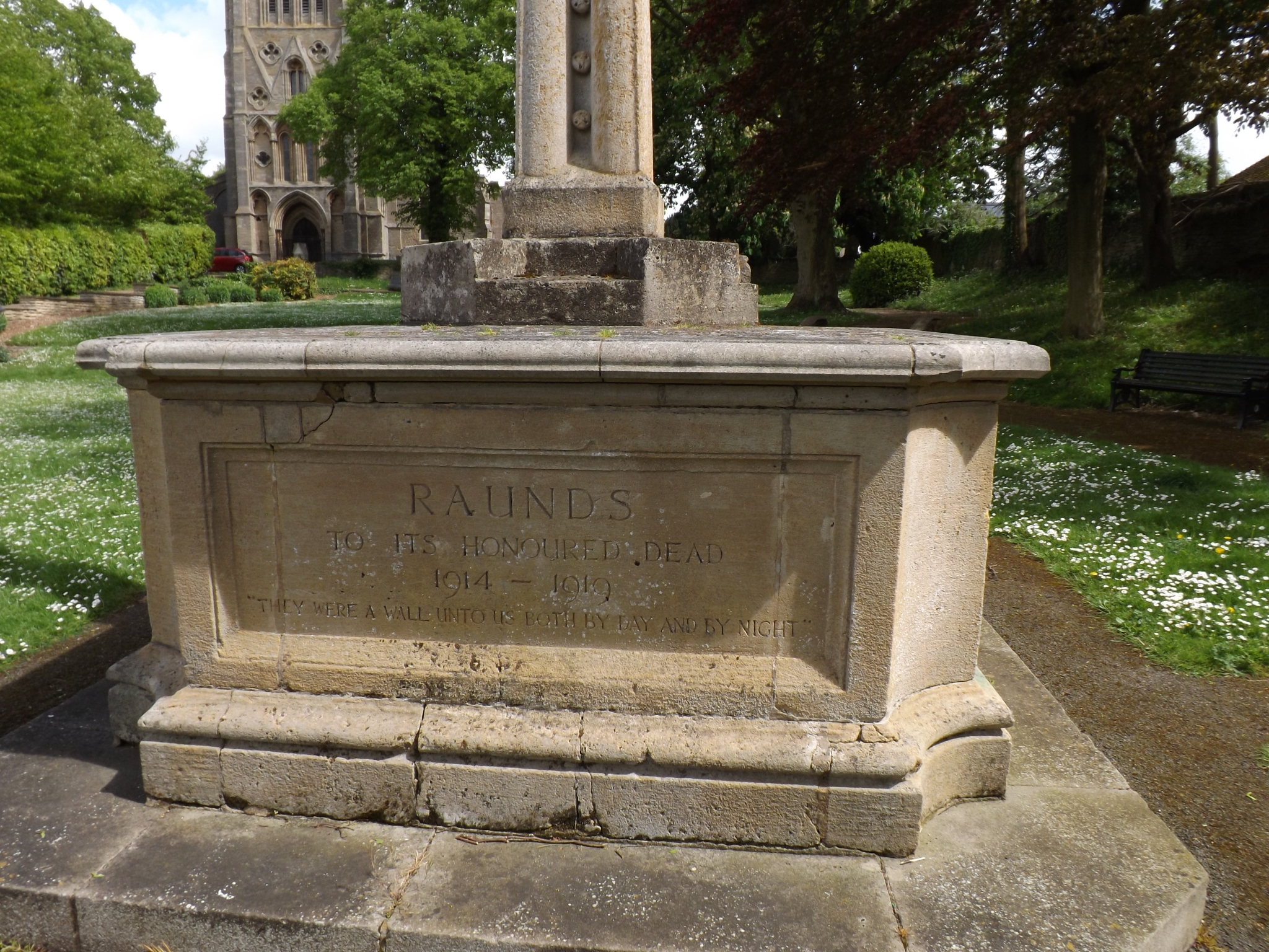 RAUNDS - War Memorials Online