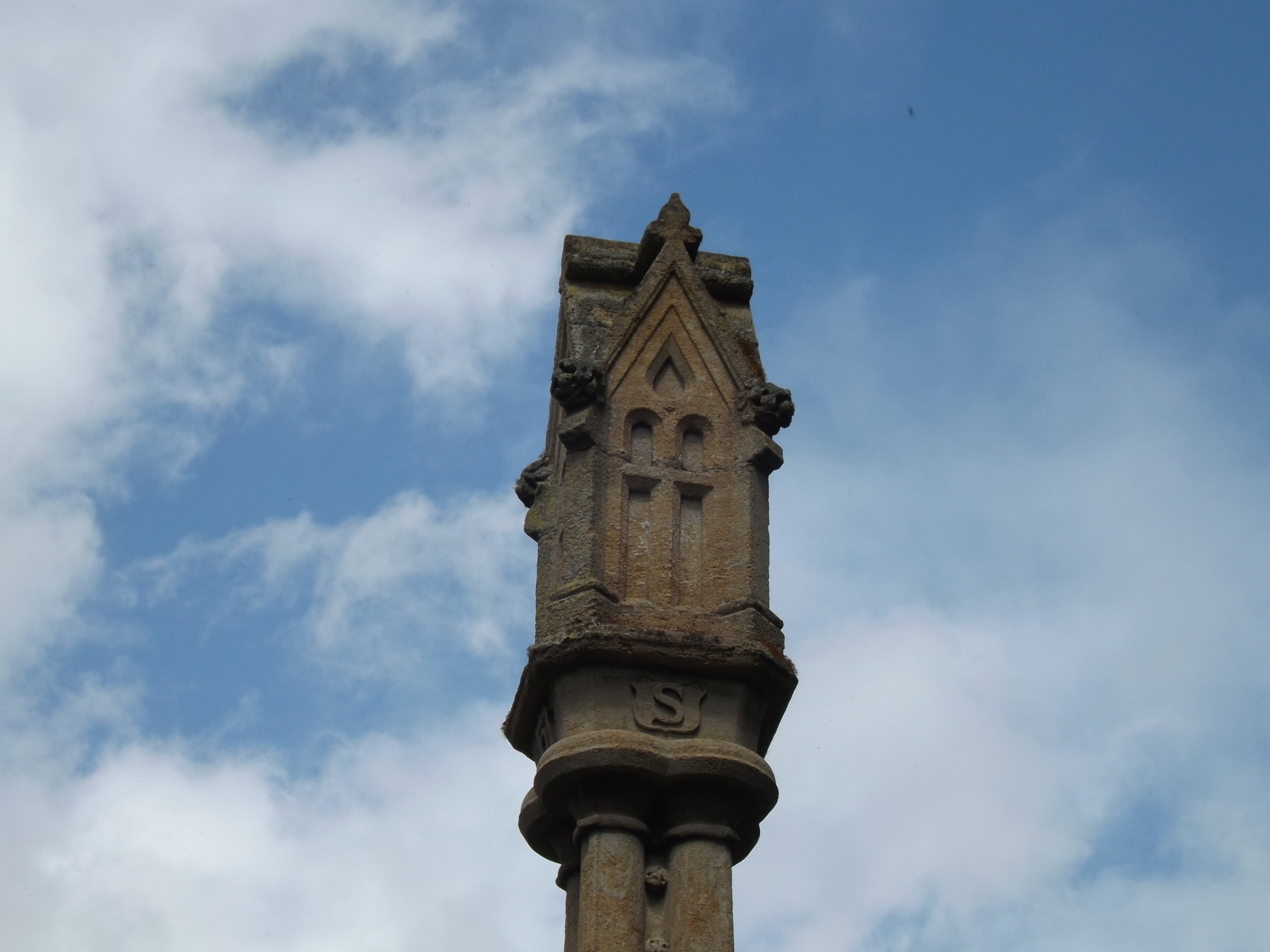 RAUNDS - War Memorials Online