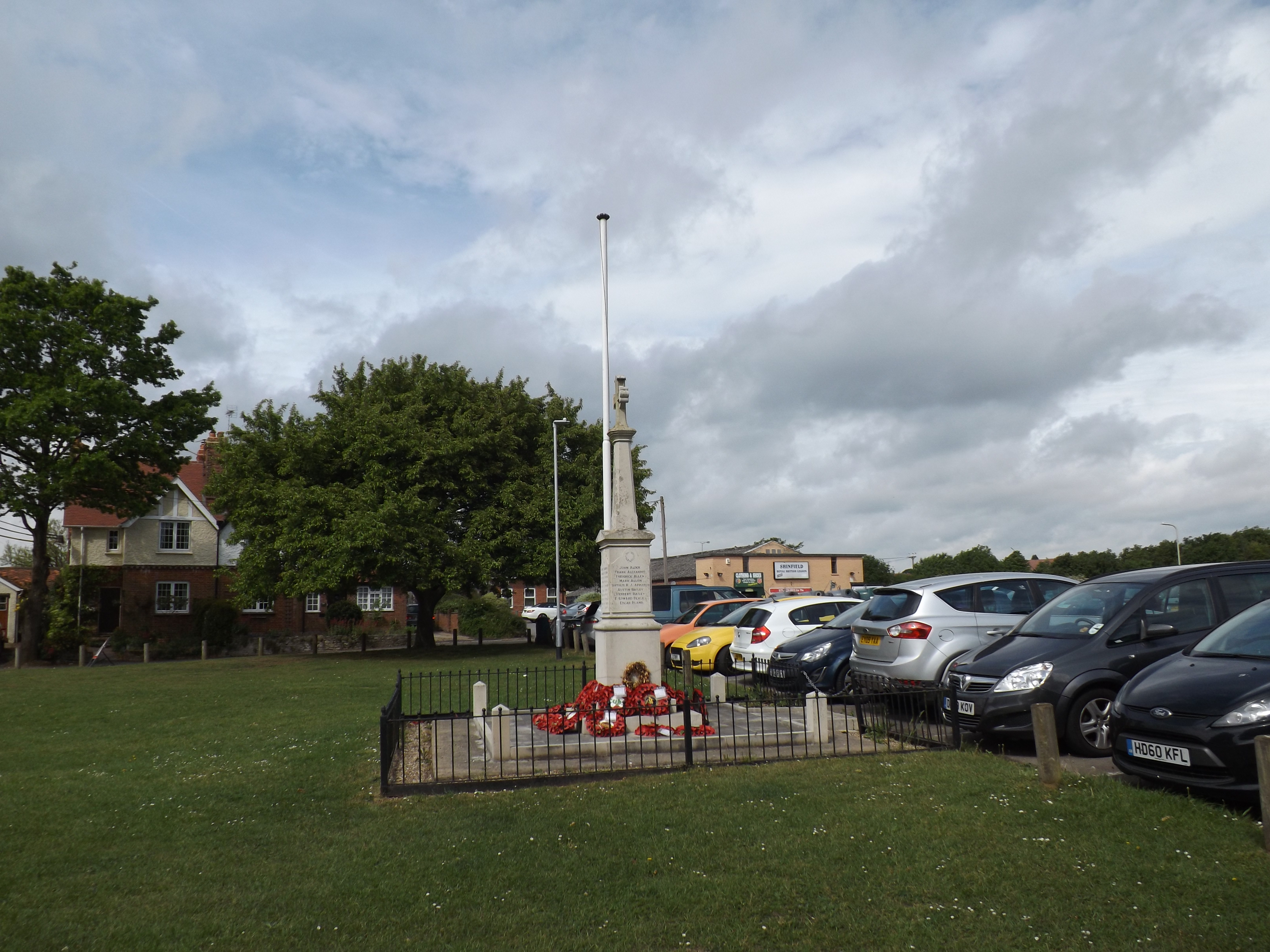 SHINFIELD - War Memorials Online