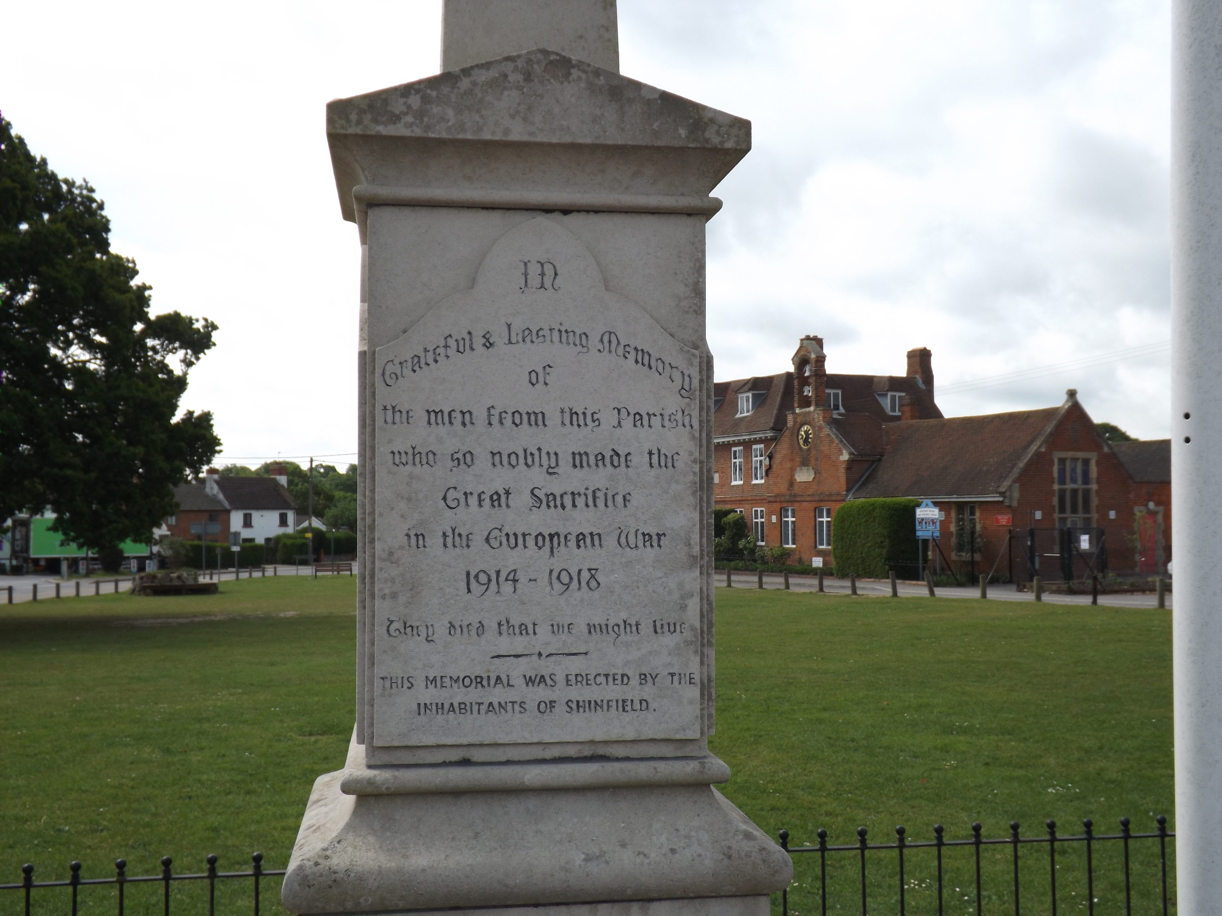 SHINFIELD - War Memorials Online