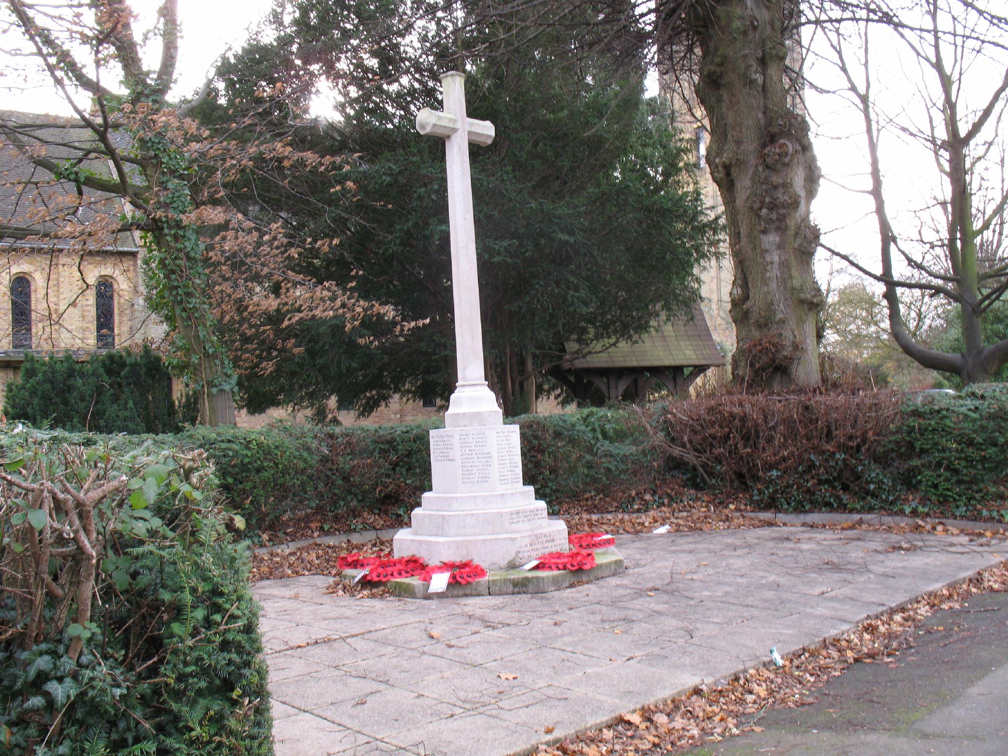 HAZLEMERE - War Memorials Online