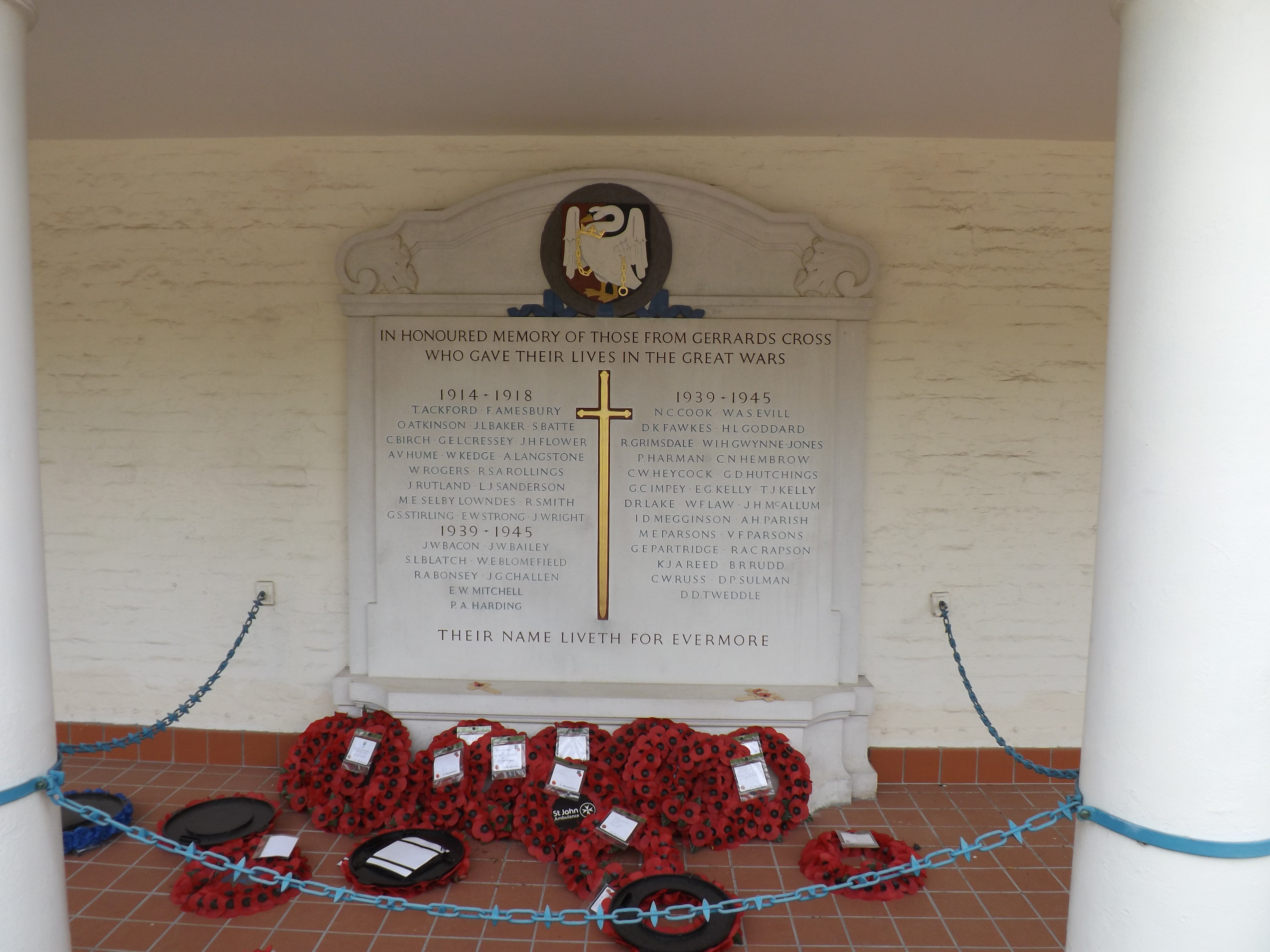 GERRARDS CROSS MEMORIAL HALL - War Memorials Online