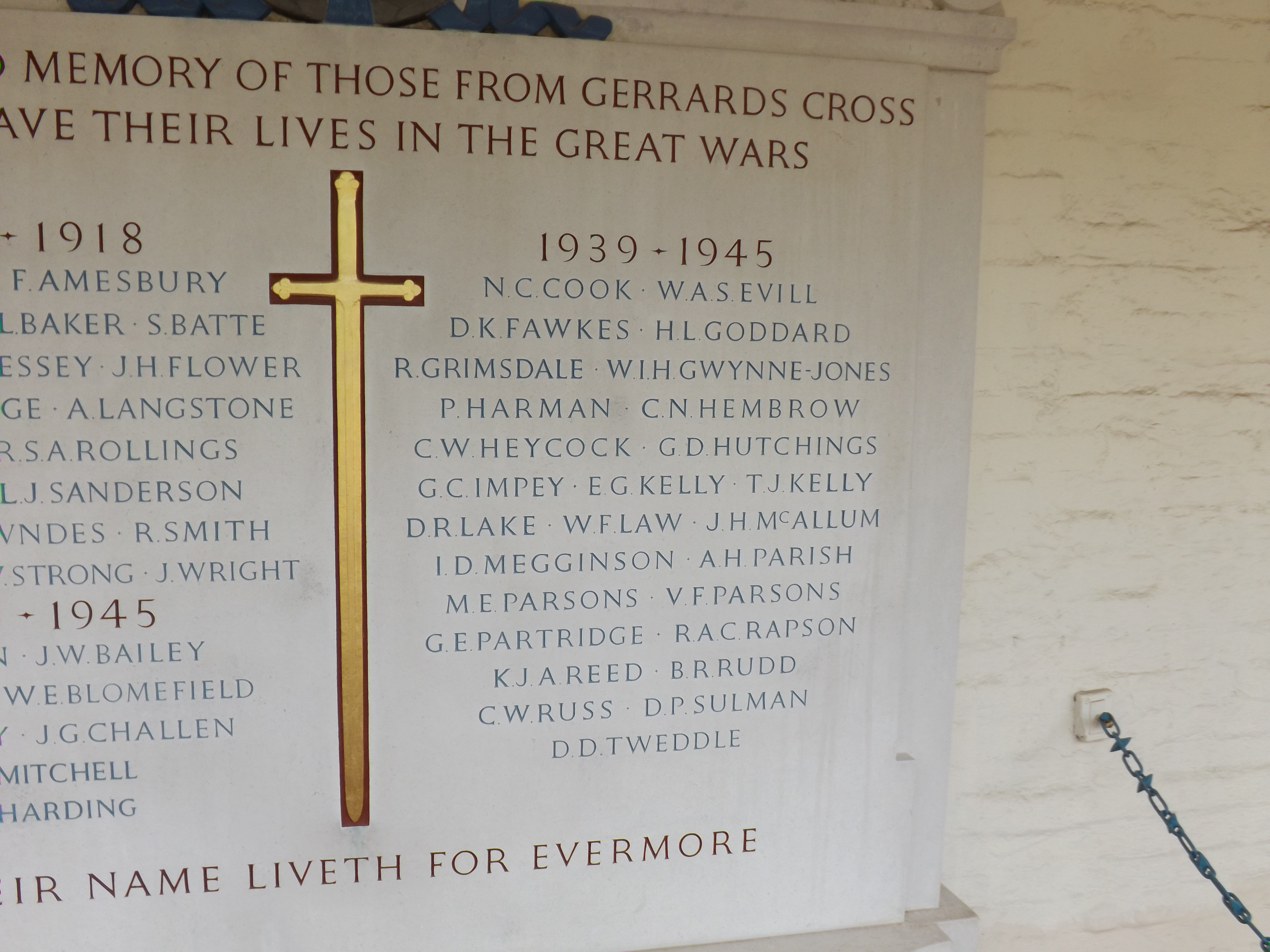 GERRARDS CROSS MEMORIAL HALL - War Memorials Online