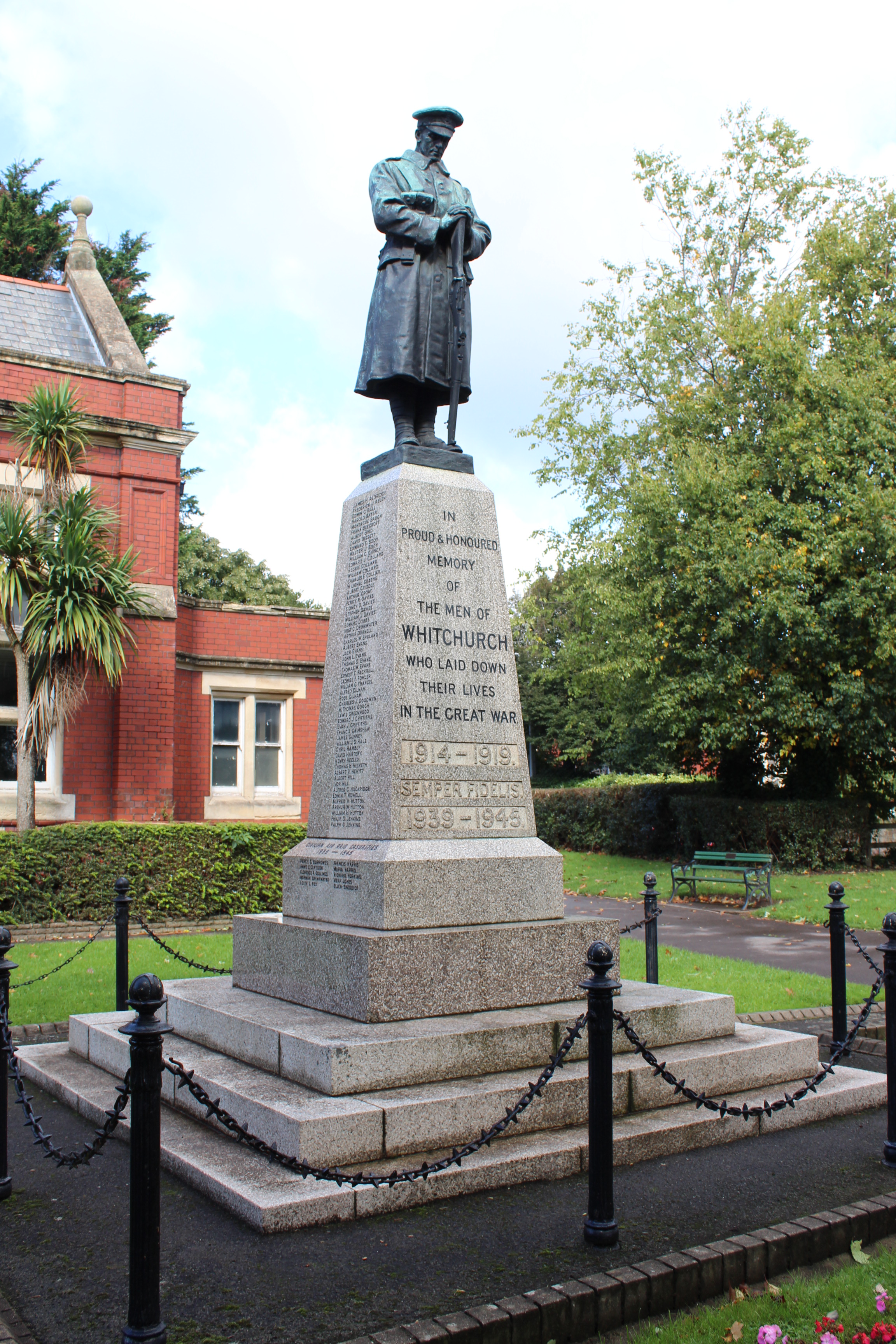 WHITCHURCH SERVICEMAN STATUE - War Memorials Online