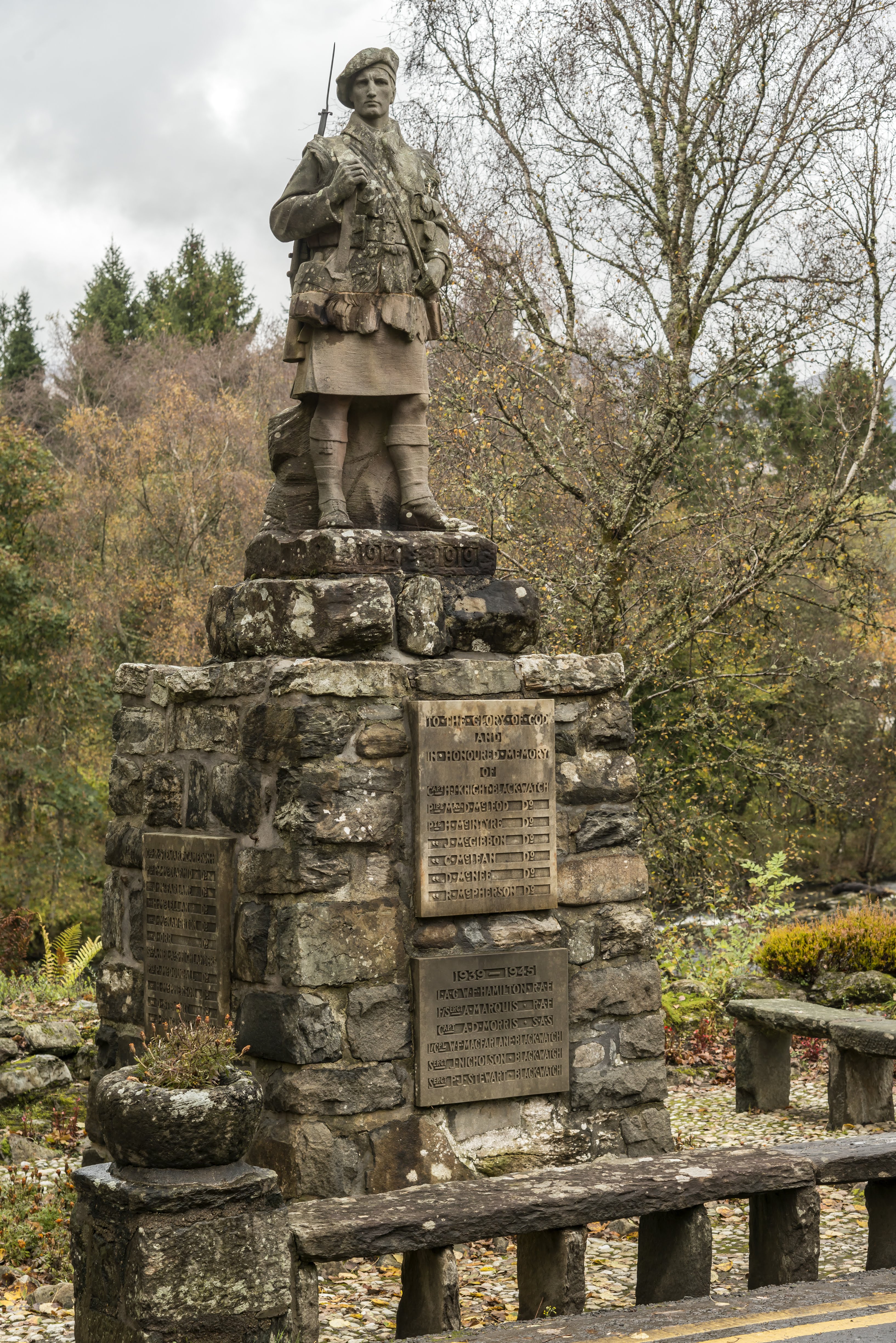 KILLIN - War Memorials Online