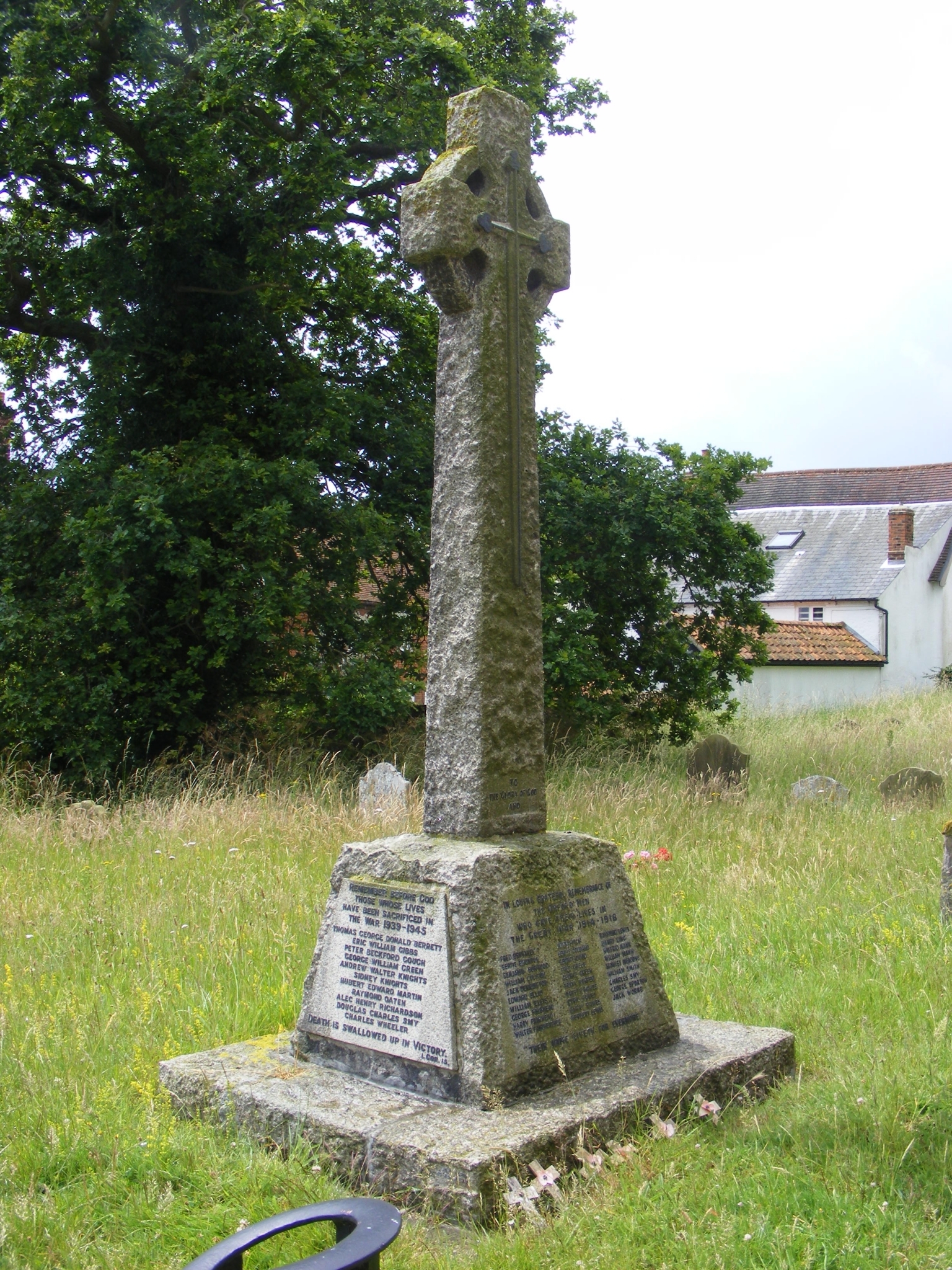 PARISH WAR MEMORIAL CROSS - WW1 AND WW2 - War Memorials Online