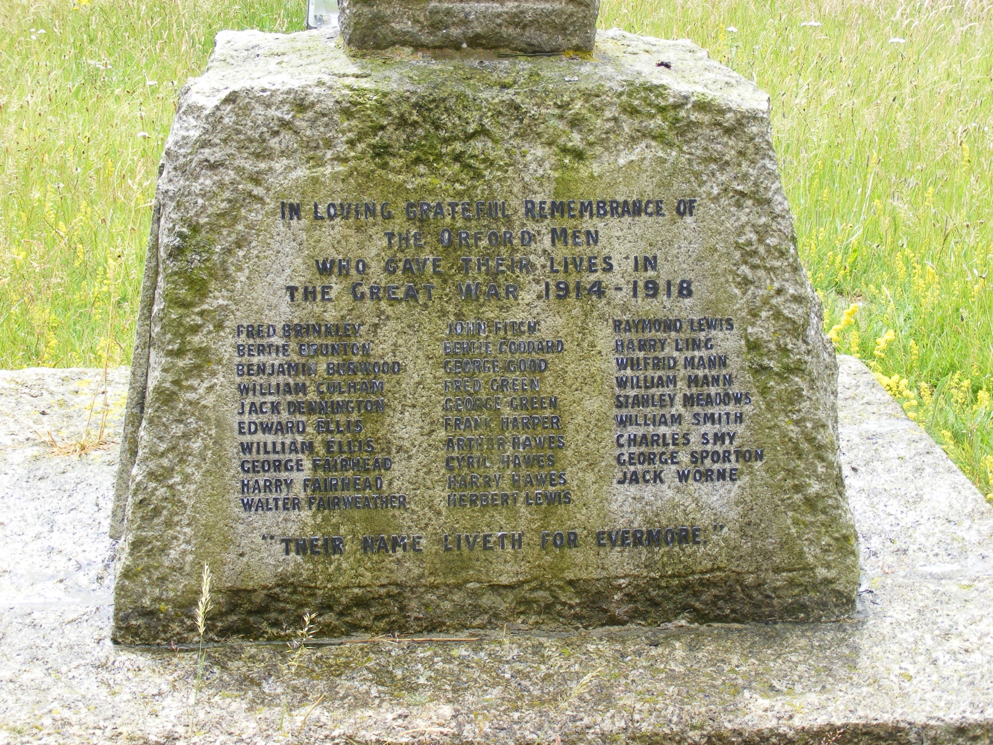 PARISH WAR MEMORIAL CROSS - WW1 AND WW2 - War Memorials Online