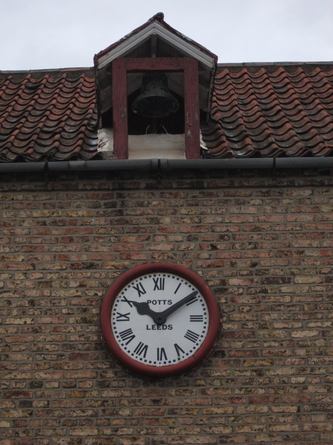 Newport (Yorkshire) Memorial Clock