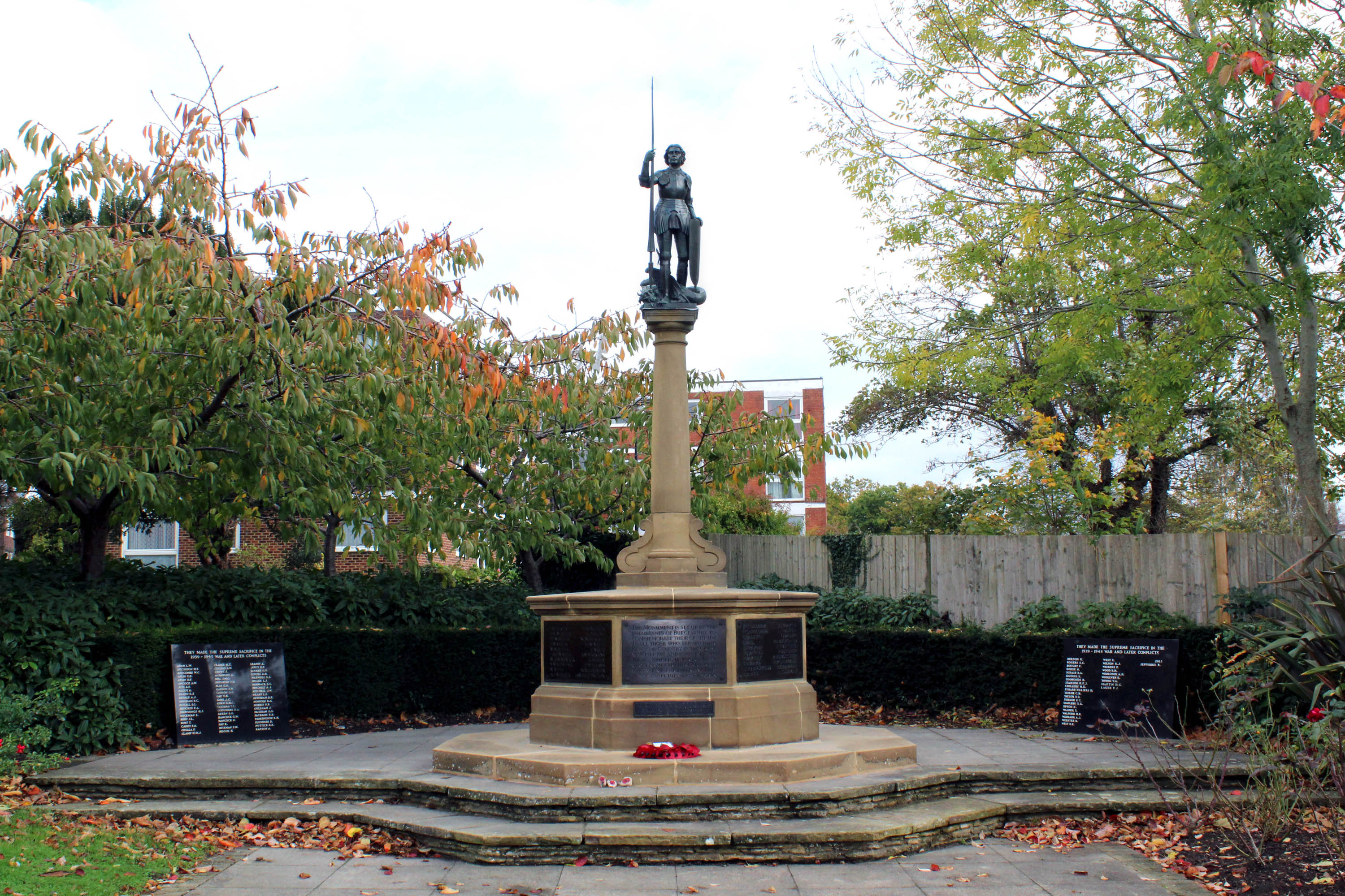 BURGESS HILL TOWN MEMORIAL - WW1 - War Memorials Online
