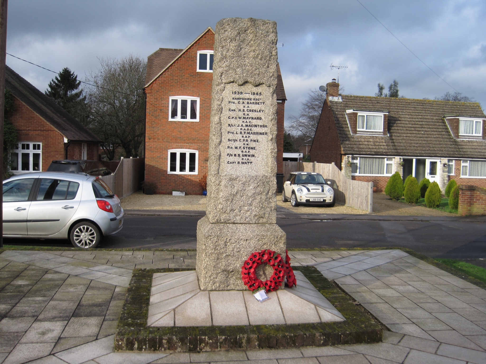 Hook (Basingstoke) War Memorial - War Memorials Online