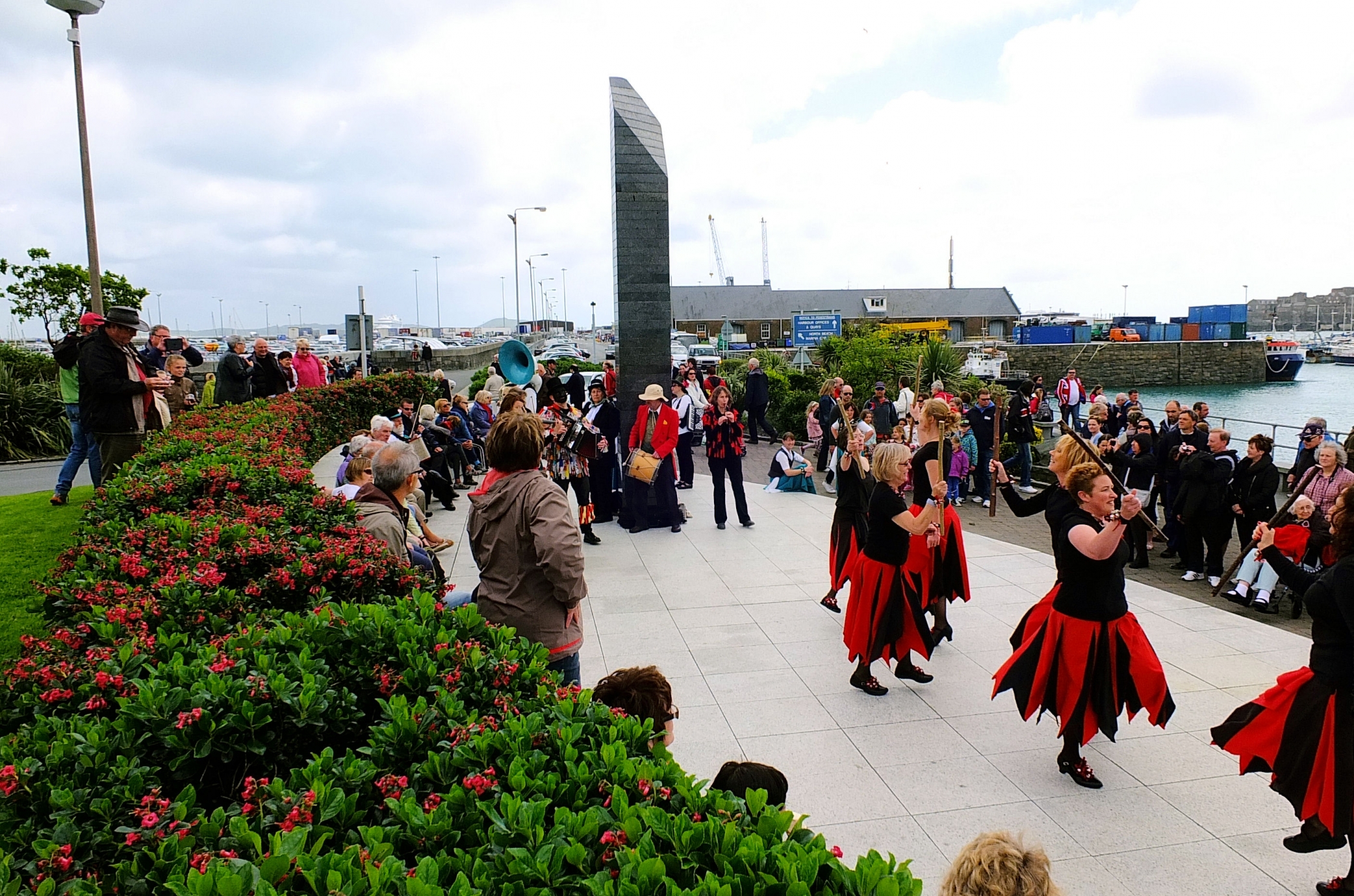 GUERNSEY LIBERATION MONUMENT - War Memorials Online
