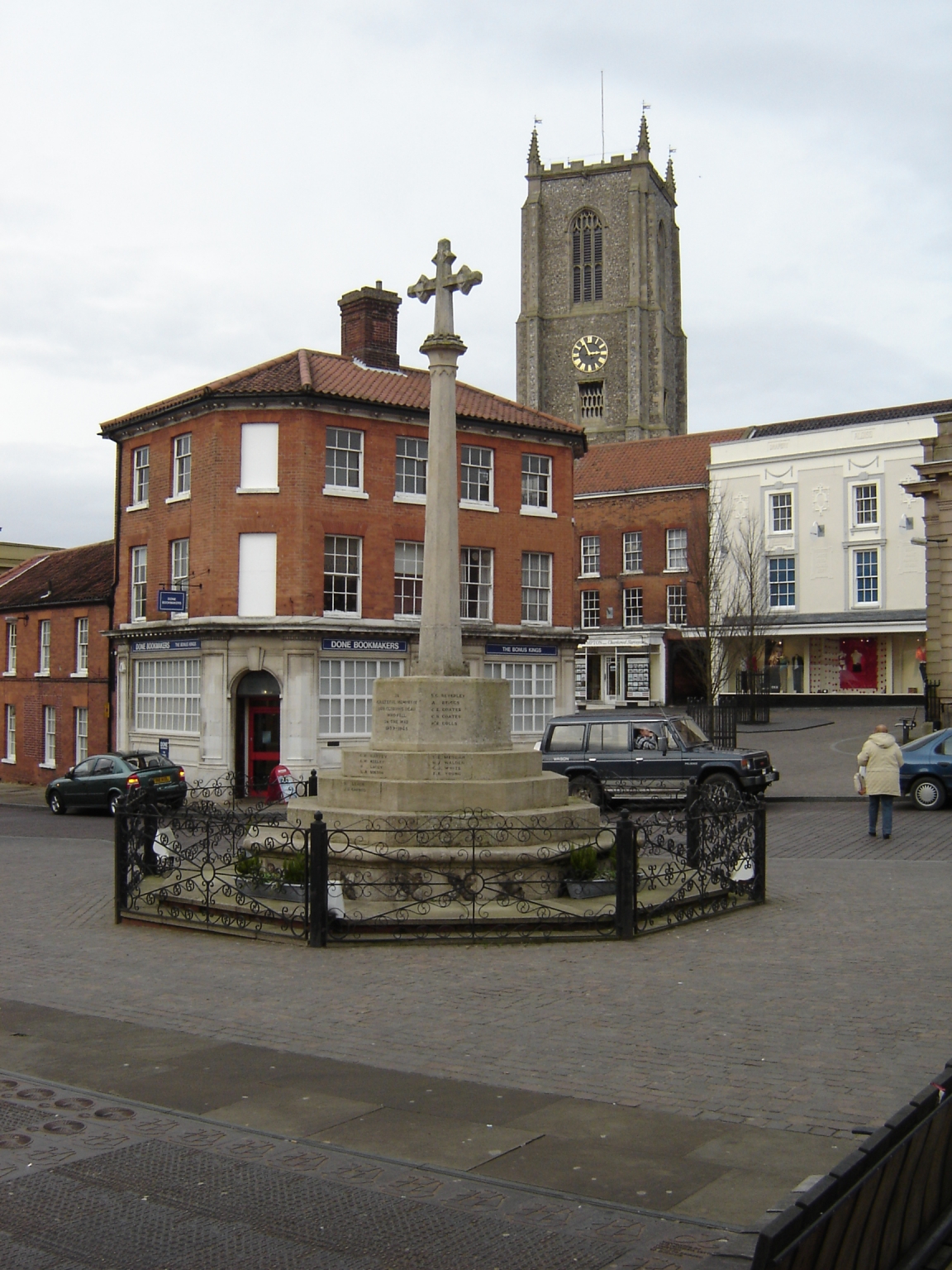 Fakenham town war memorial - War Memorials Online