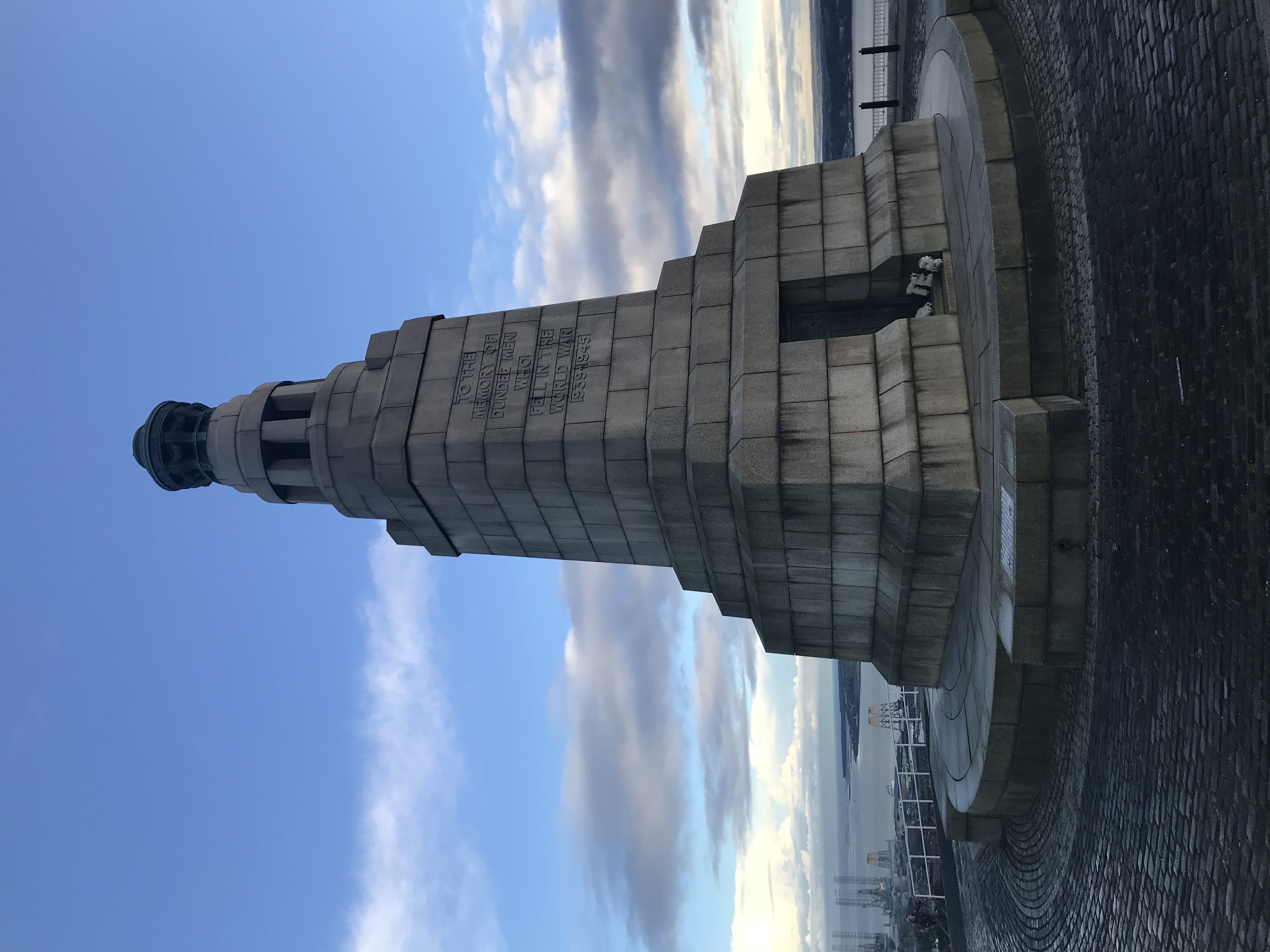 Dundee Law