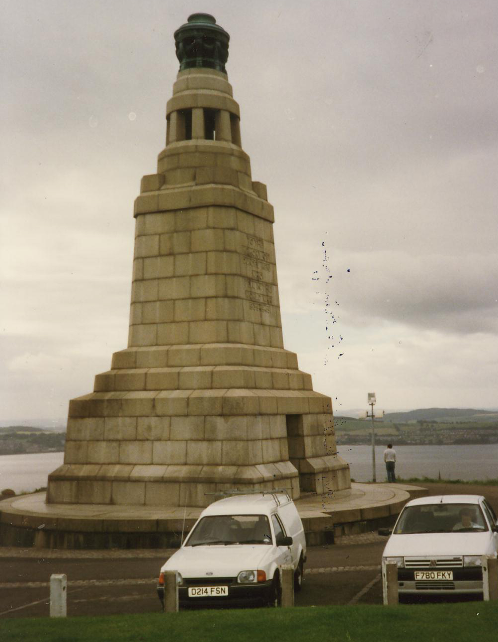 Dundee Law