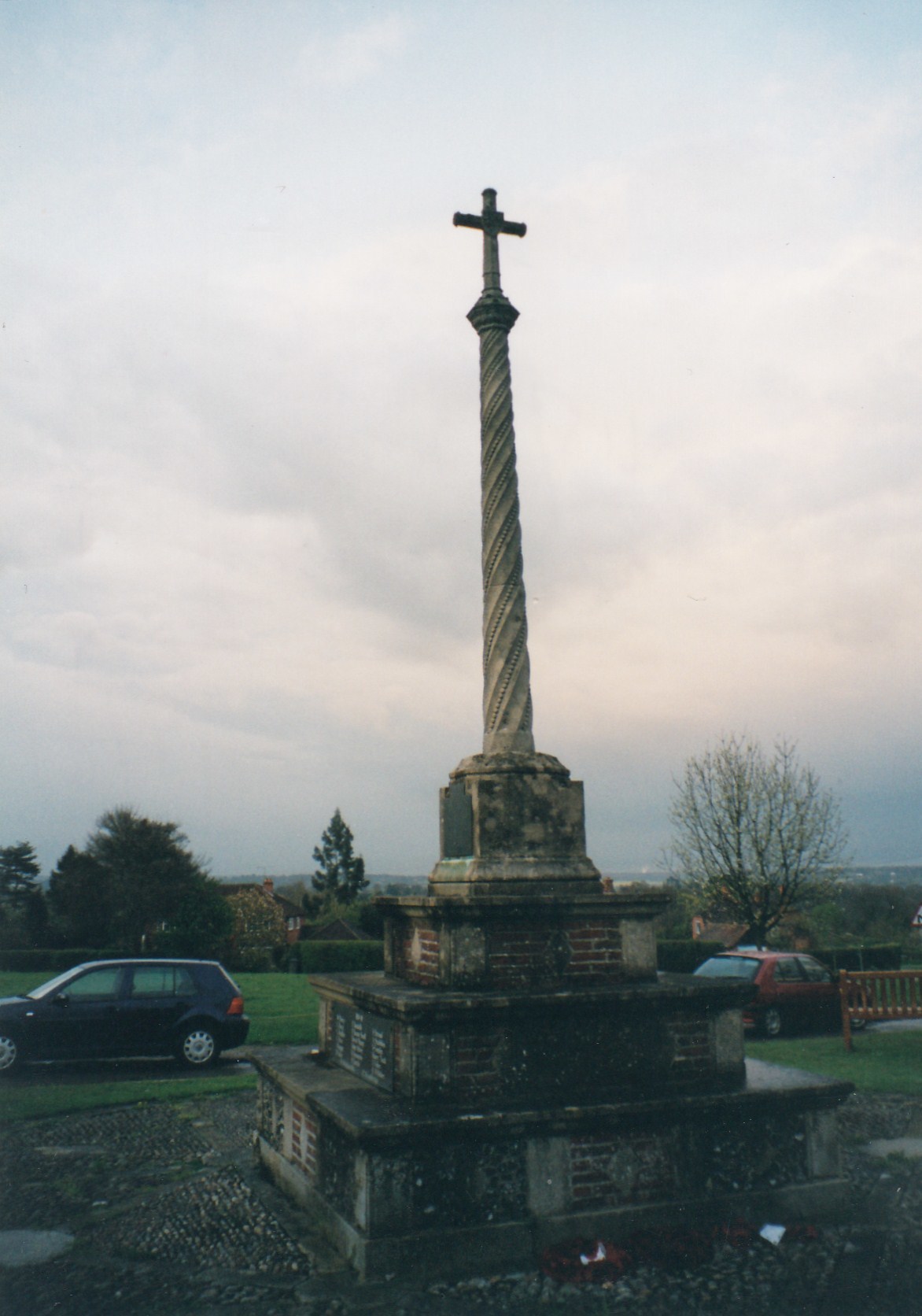 COOKHAM DEAN - War Memorials Online