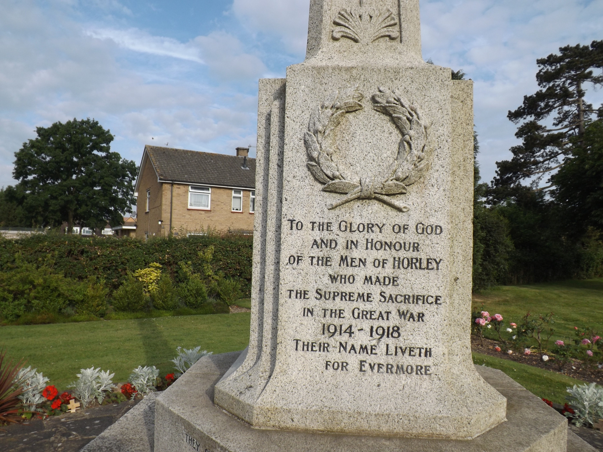 Horley - War Memorials Online