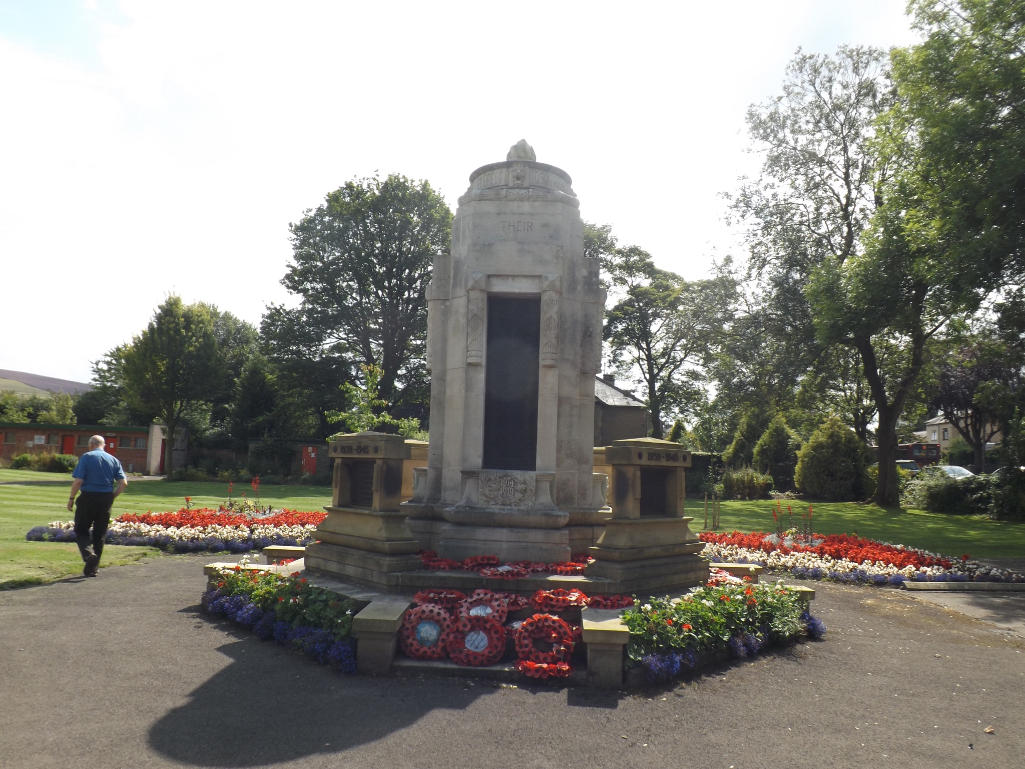 Earby war memorial - War Memorials Online