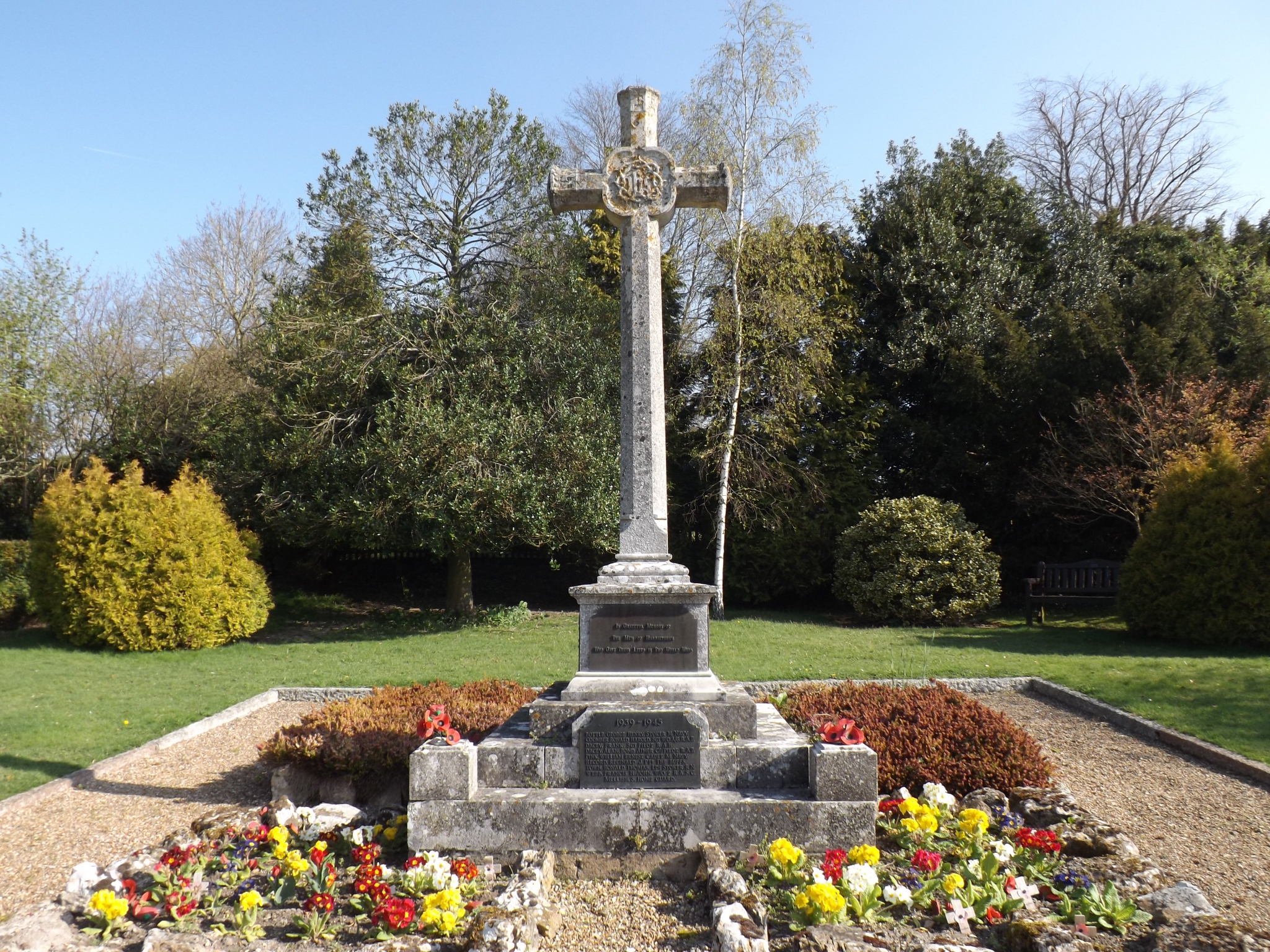 HARRIETSHAM - War Memorials Online