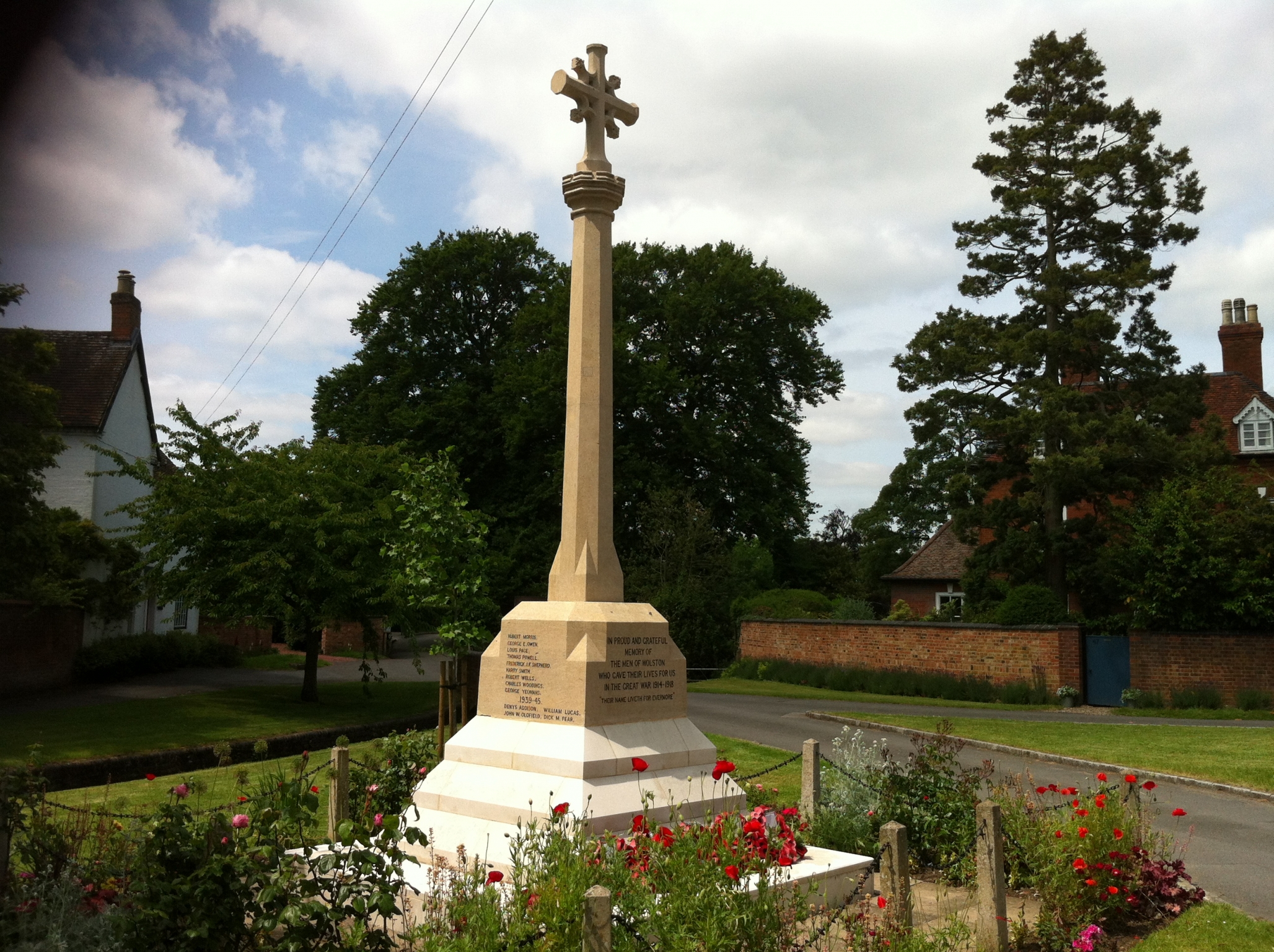 Wolston War Memorial. - War Memorials Online