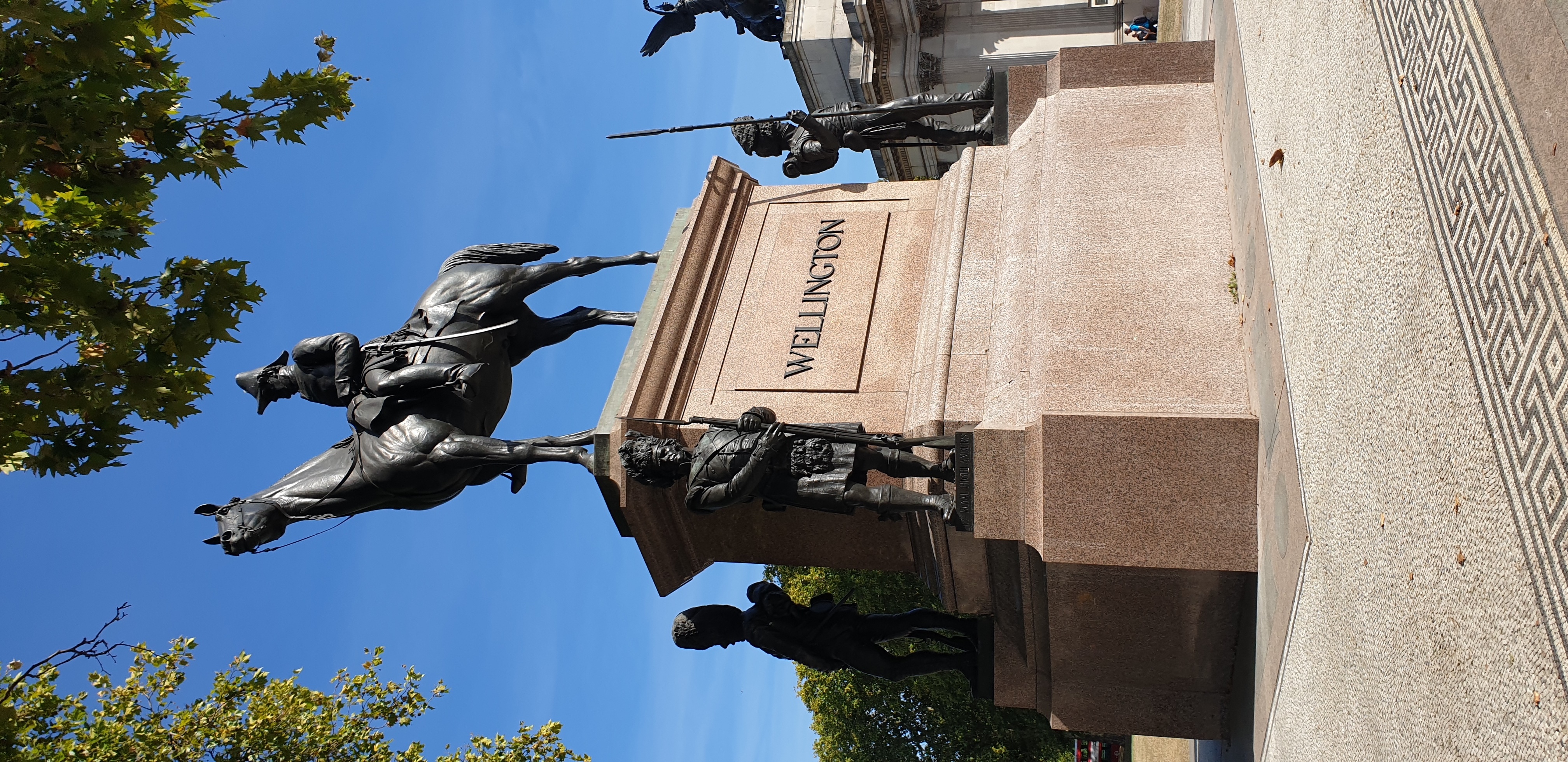 Wellington Statue - War Memorials Online