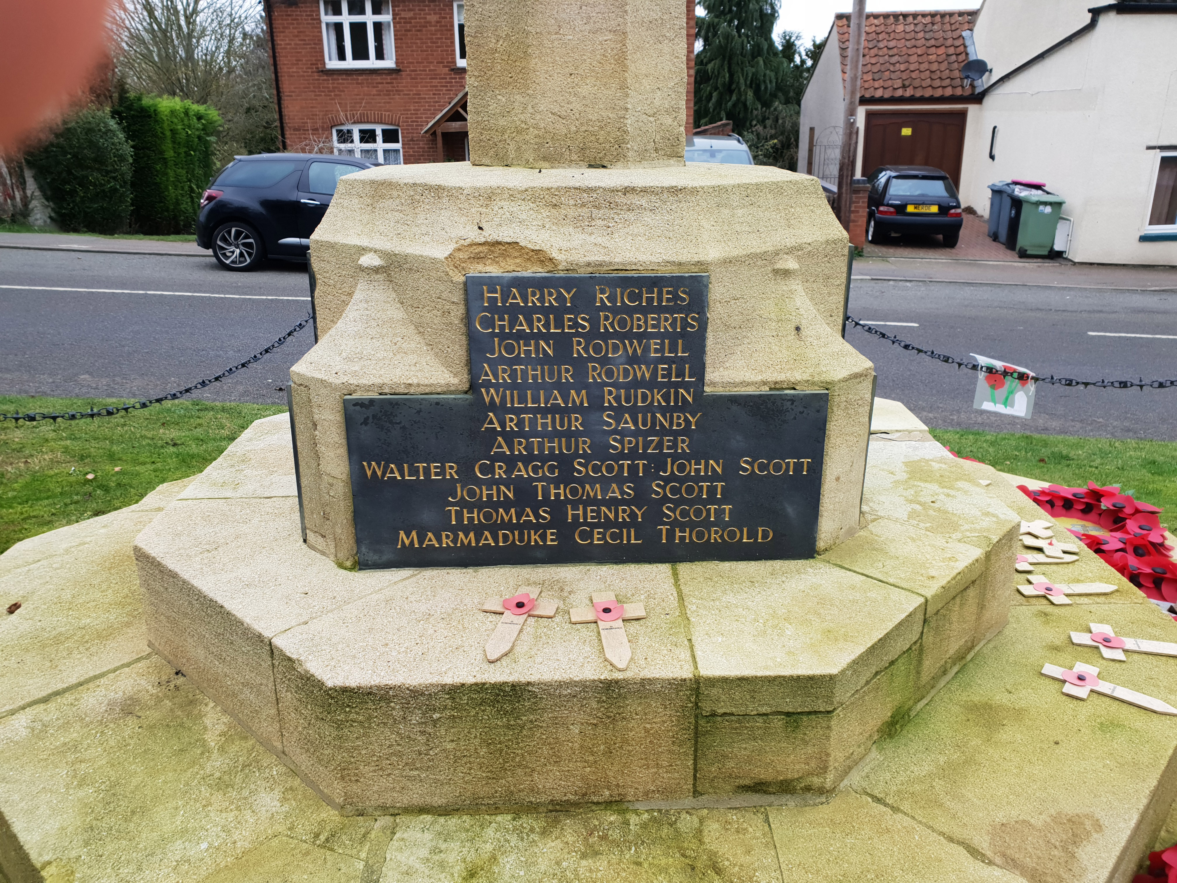 COLSTERWORTH - War Memorials Online