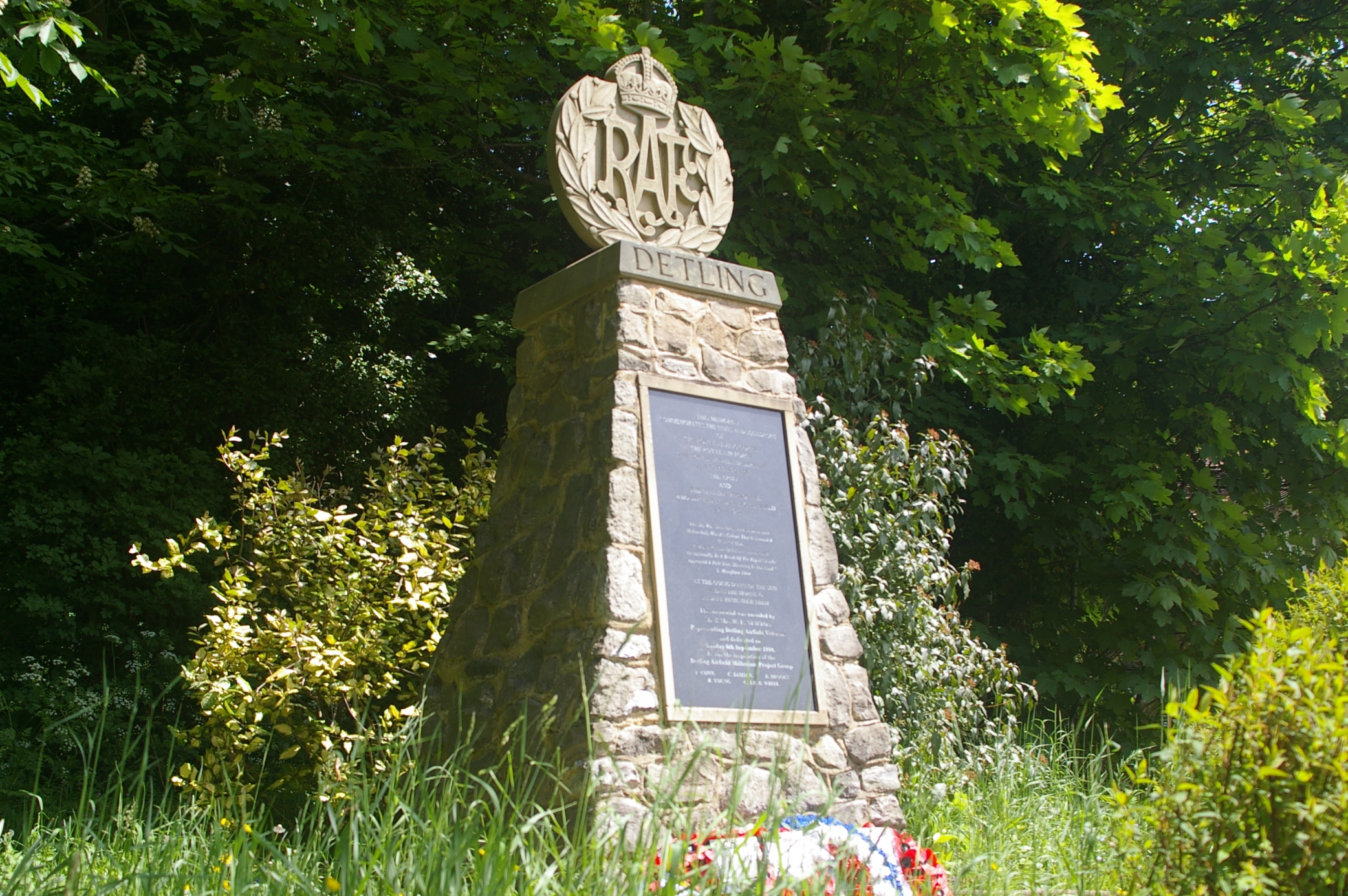 Detling Airfield 1915-1945 - War Memorials Online