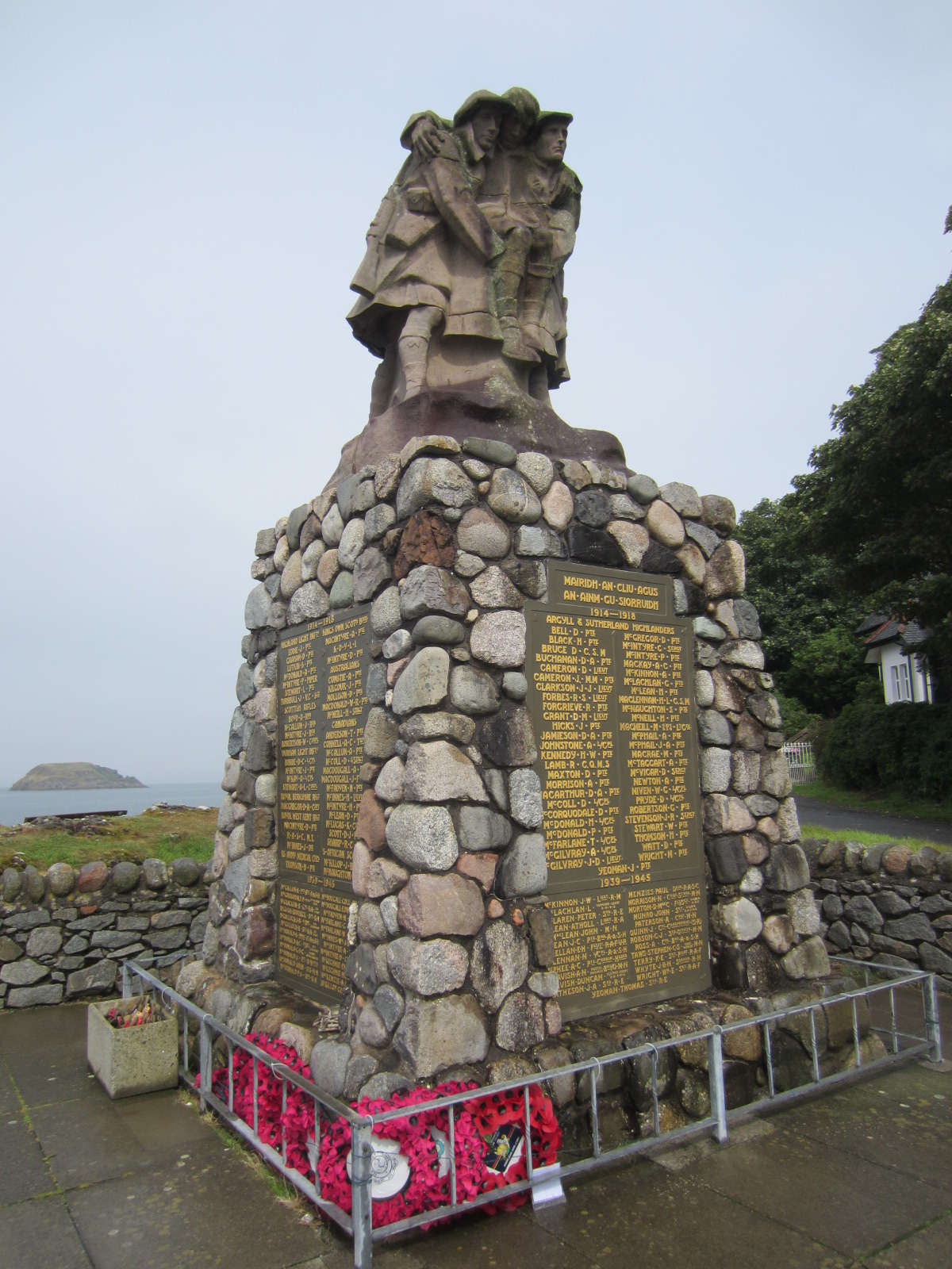 Oban - War Memorials Online