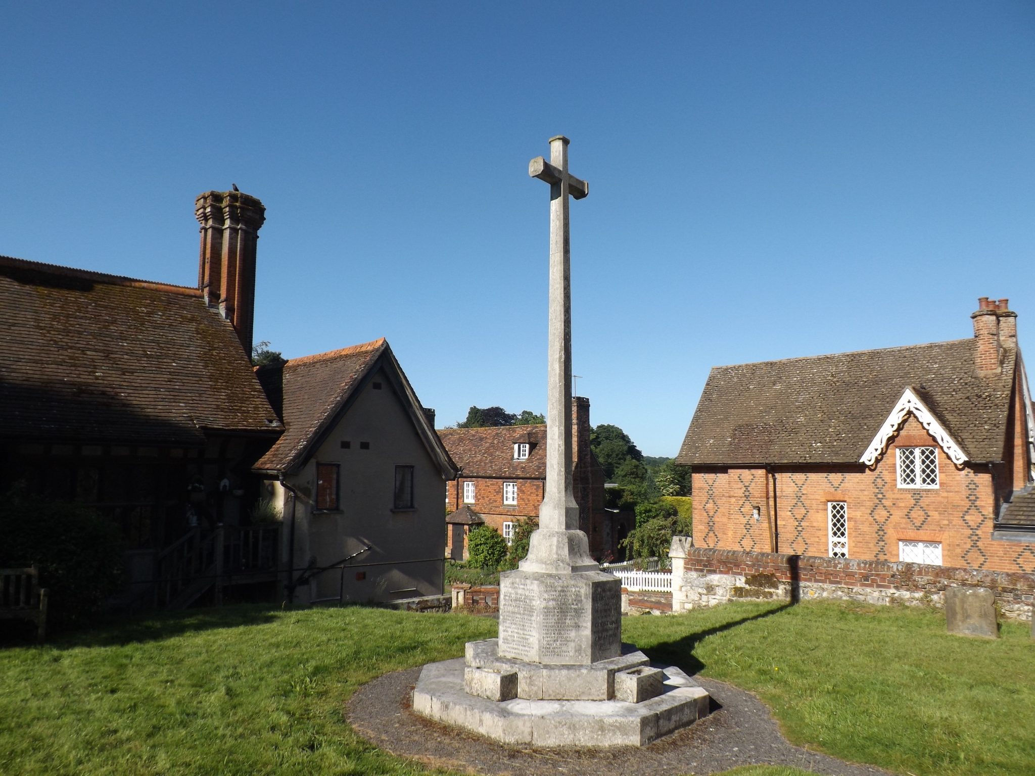 GODSTONE - War Memorials Online