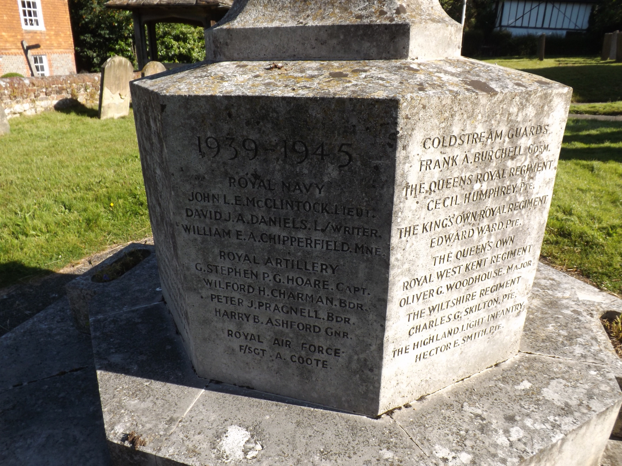 GODSTONE - War Memorials Online