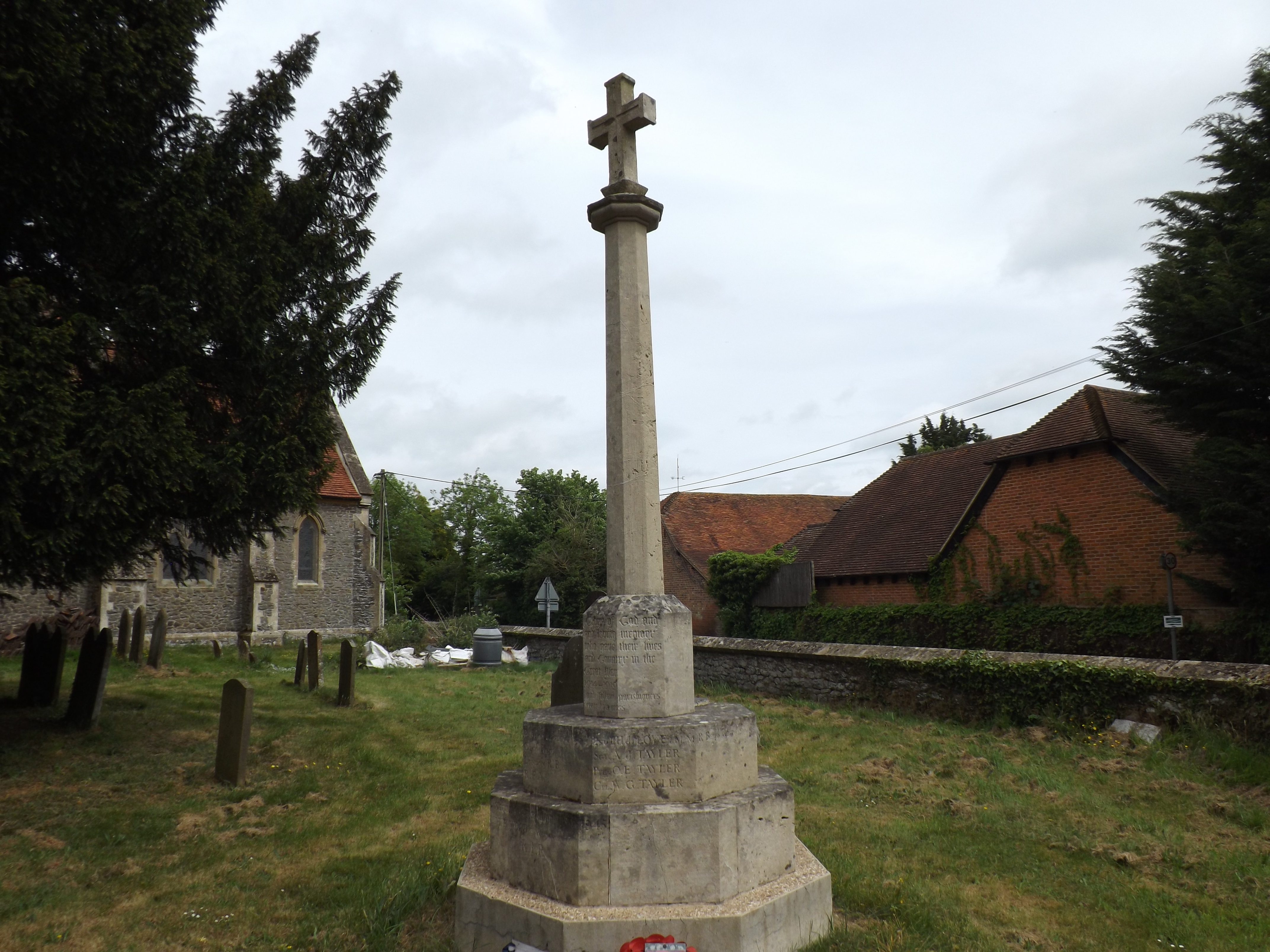 Ufton Nervet - War Memorials Online