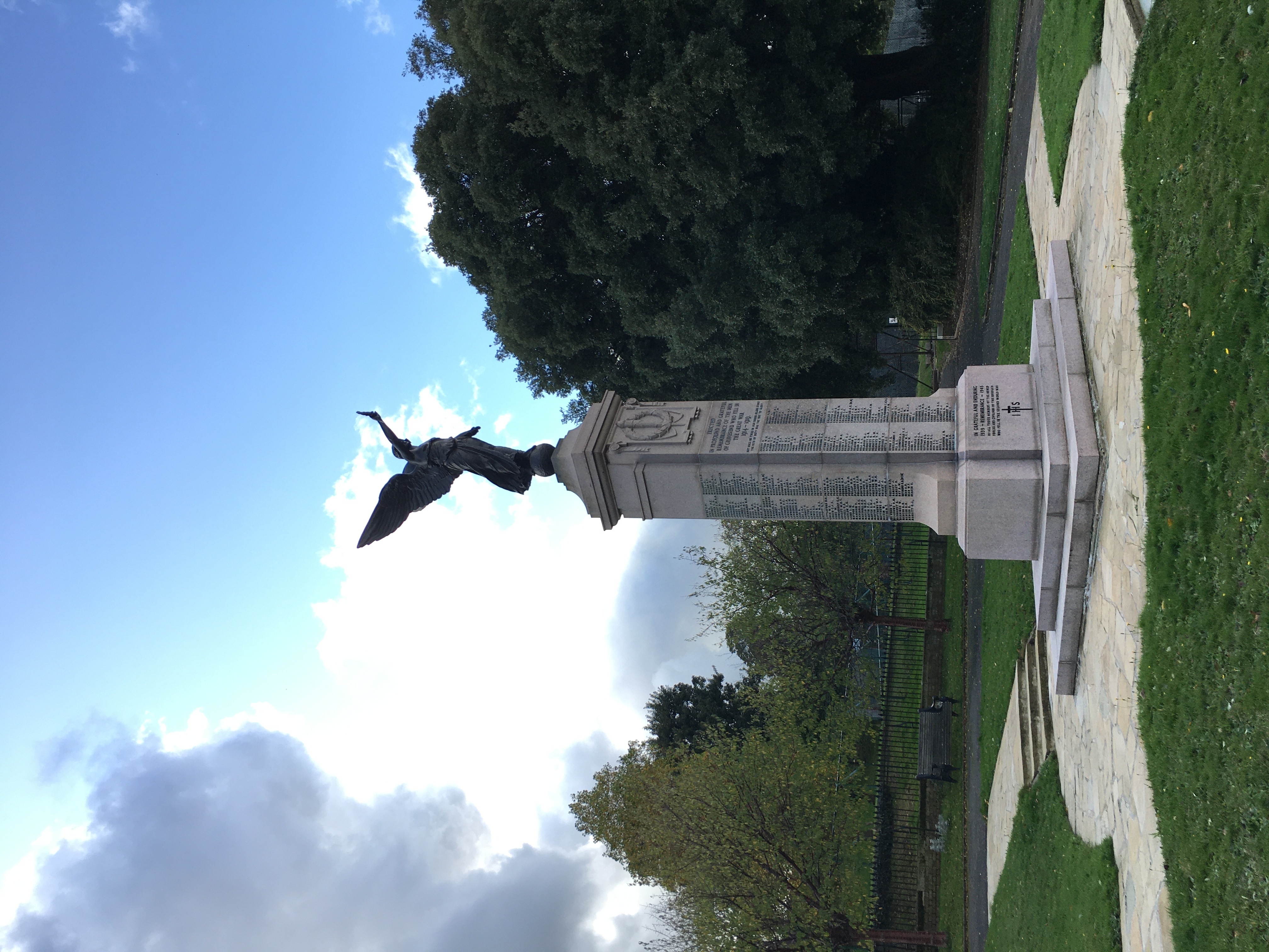 Gravesend (WWI & WWII) - War Memorials Online