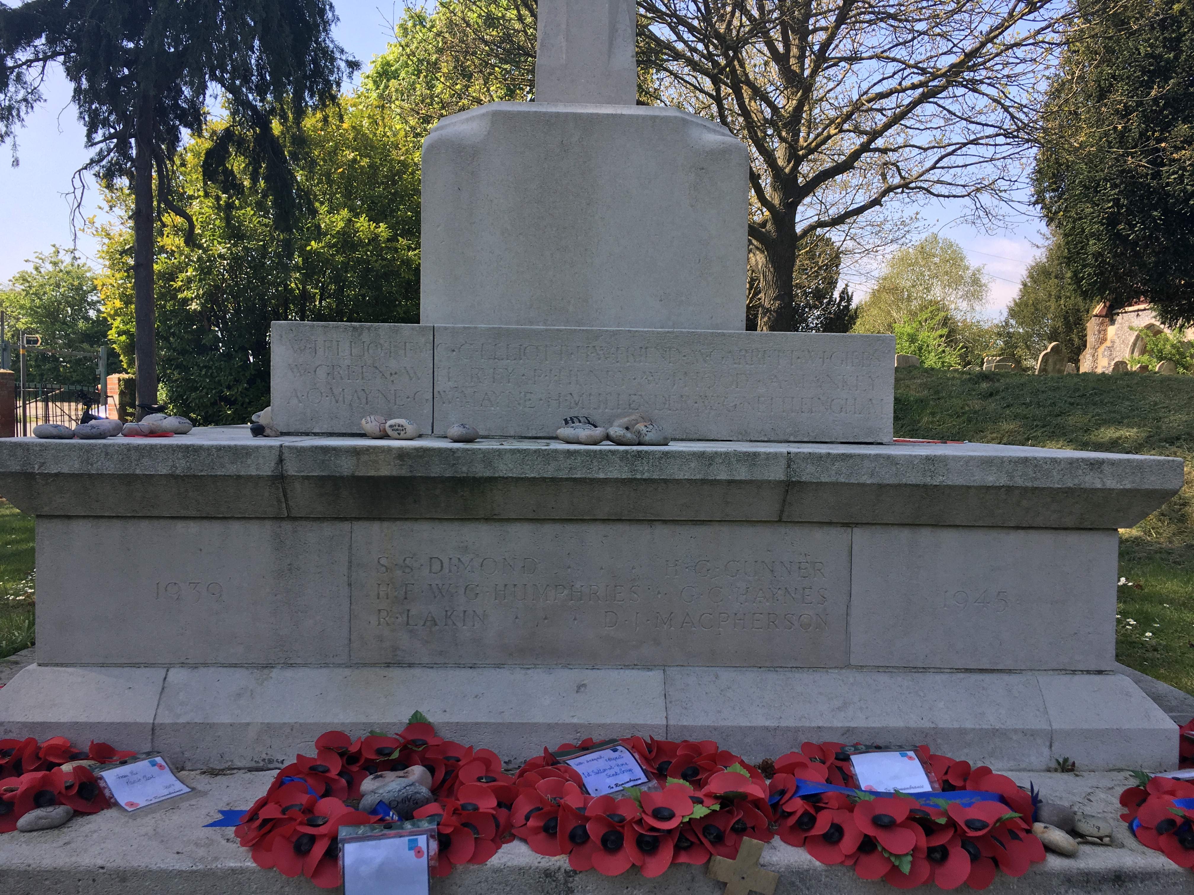 Sutton at Hone - War Memorials Online