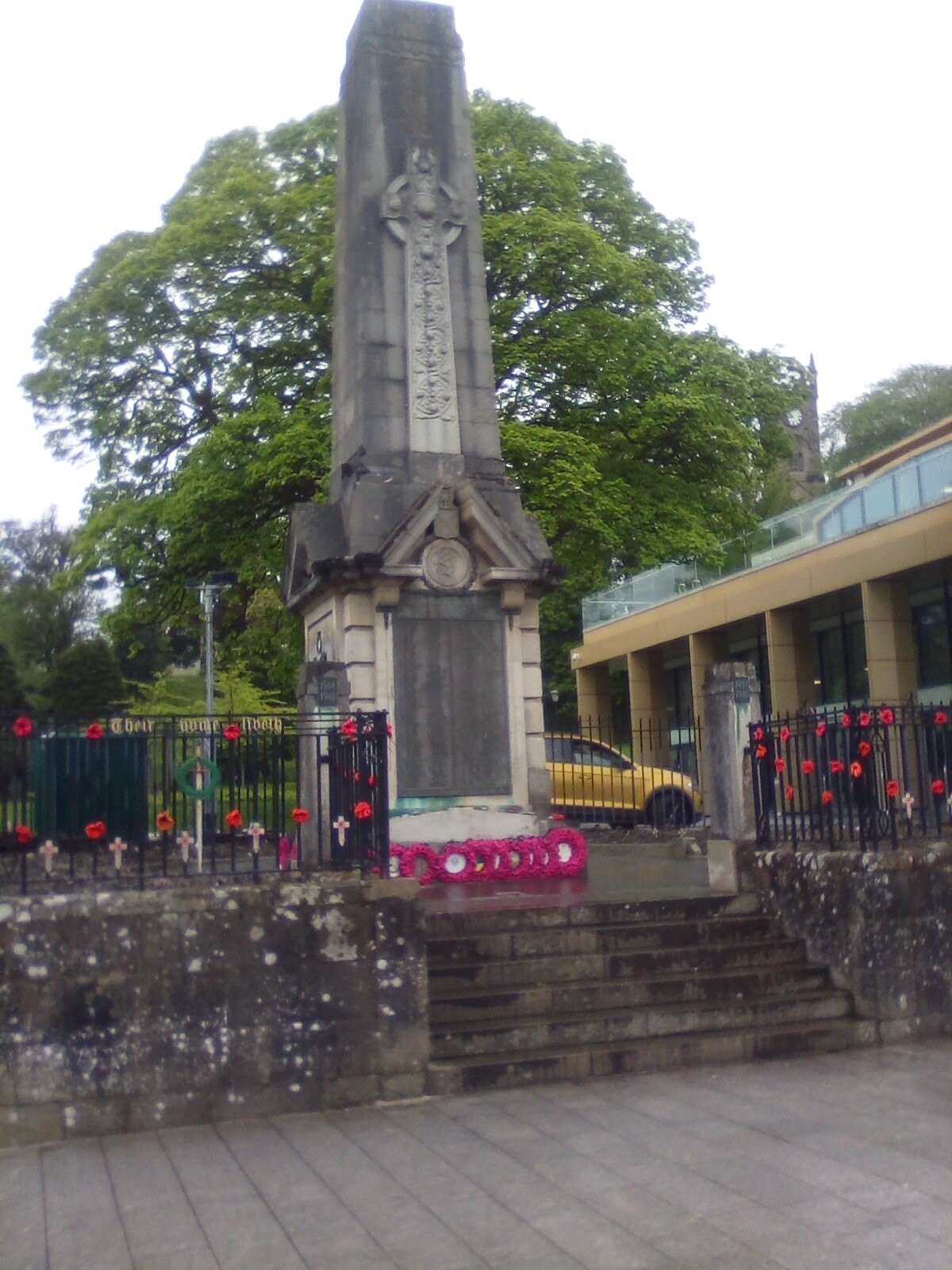 Dunoon Cenotaph WW1 and WW2